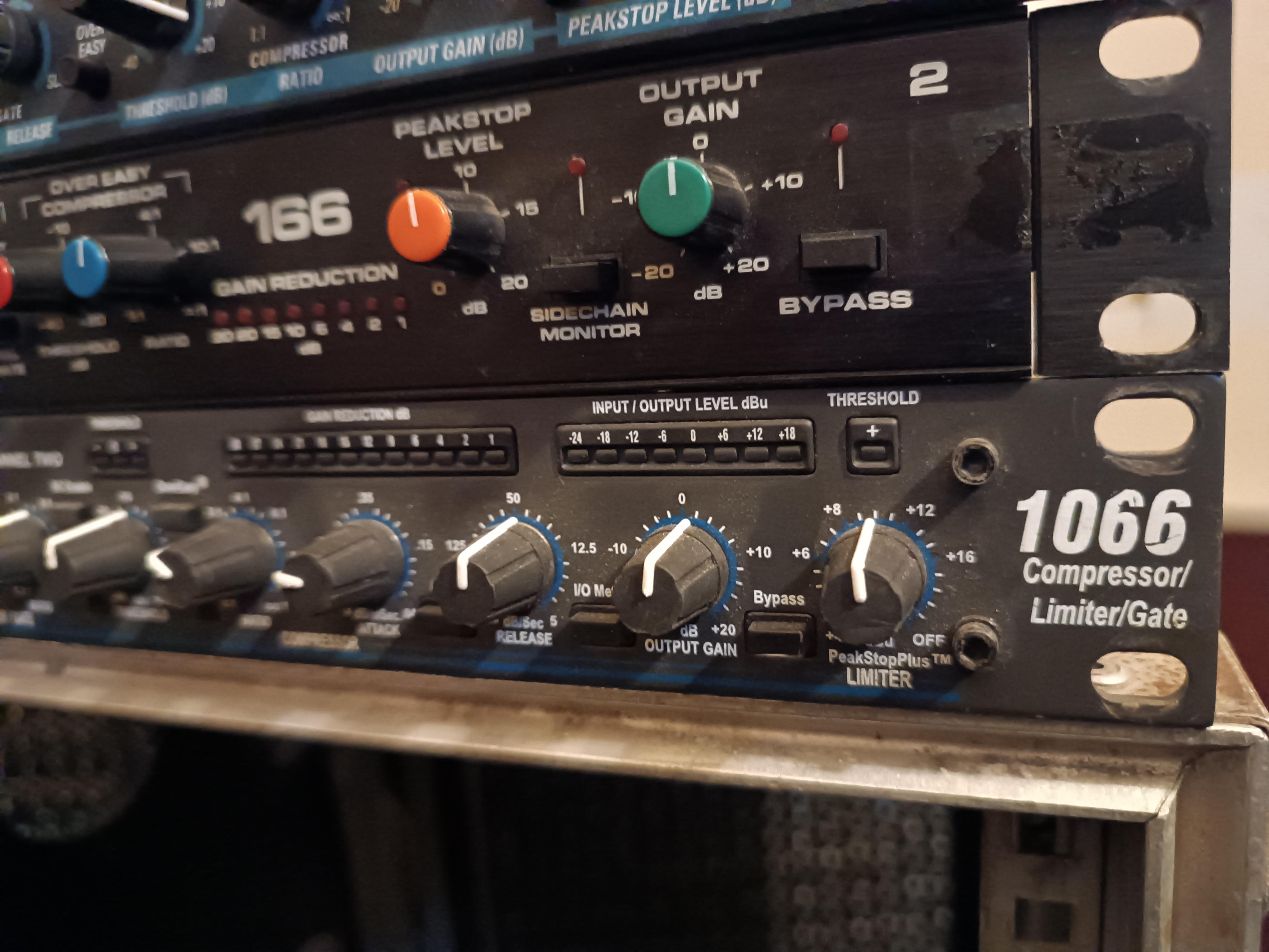 1066 - dbx 1066 - Audiofanzine