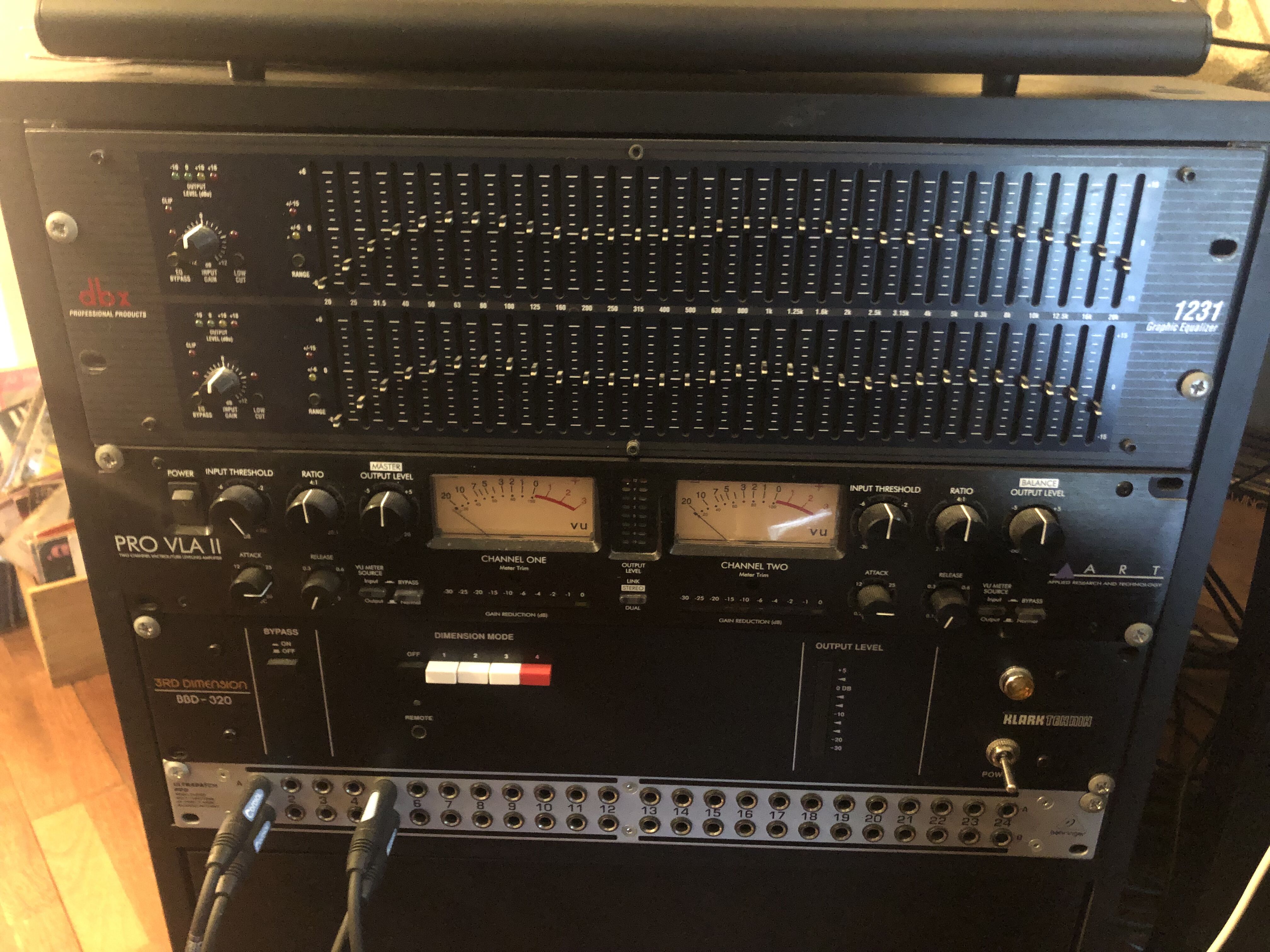 1231 - dbx 1231 - Audiofanzine