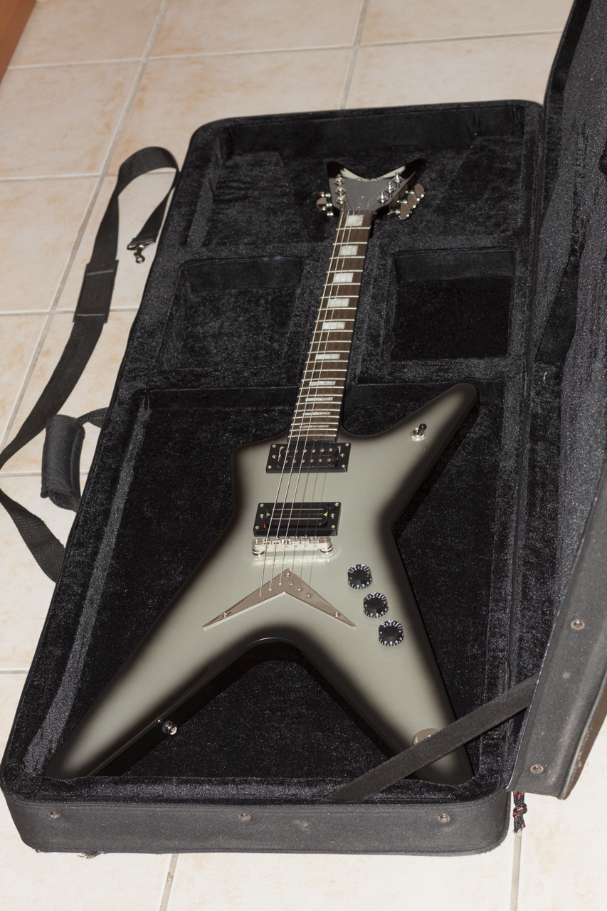 '79 SERIES ML - Dean Guitars '79 Series ML - Audiofanzine