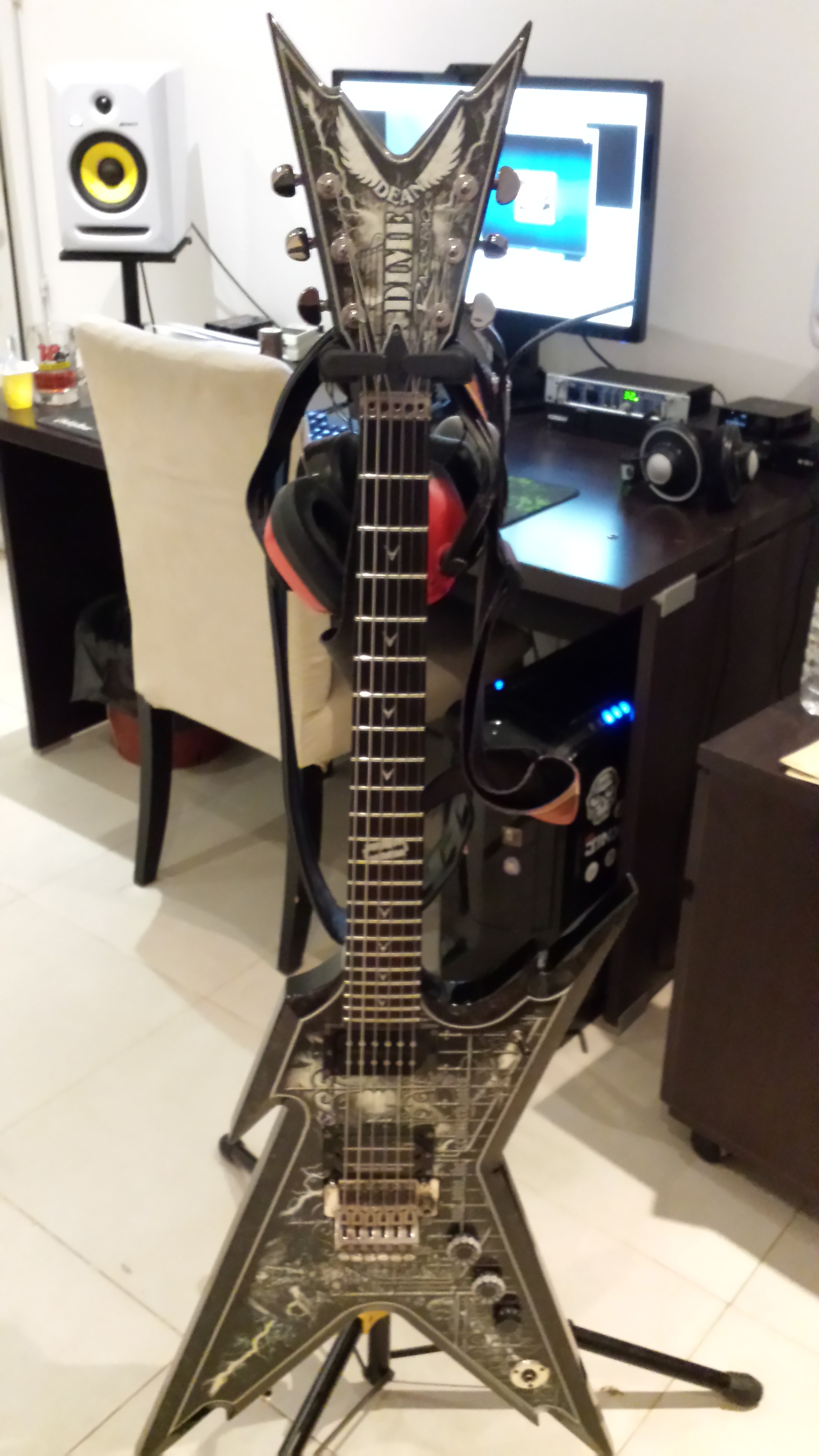 Dime Razorback Cemetery Gates Dean Guitars - Audiofanzine