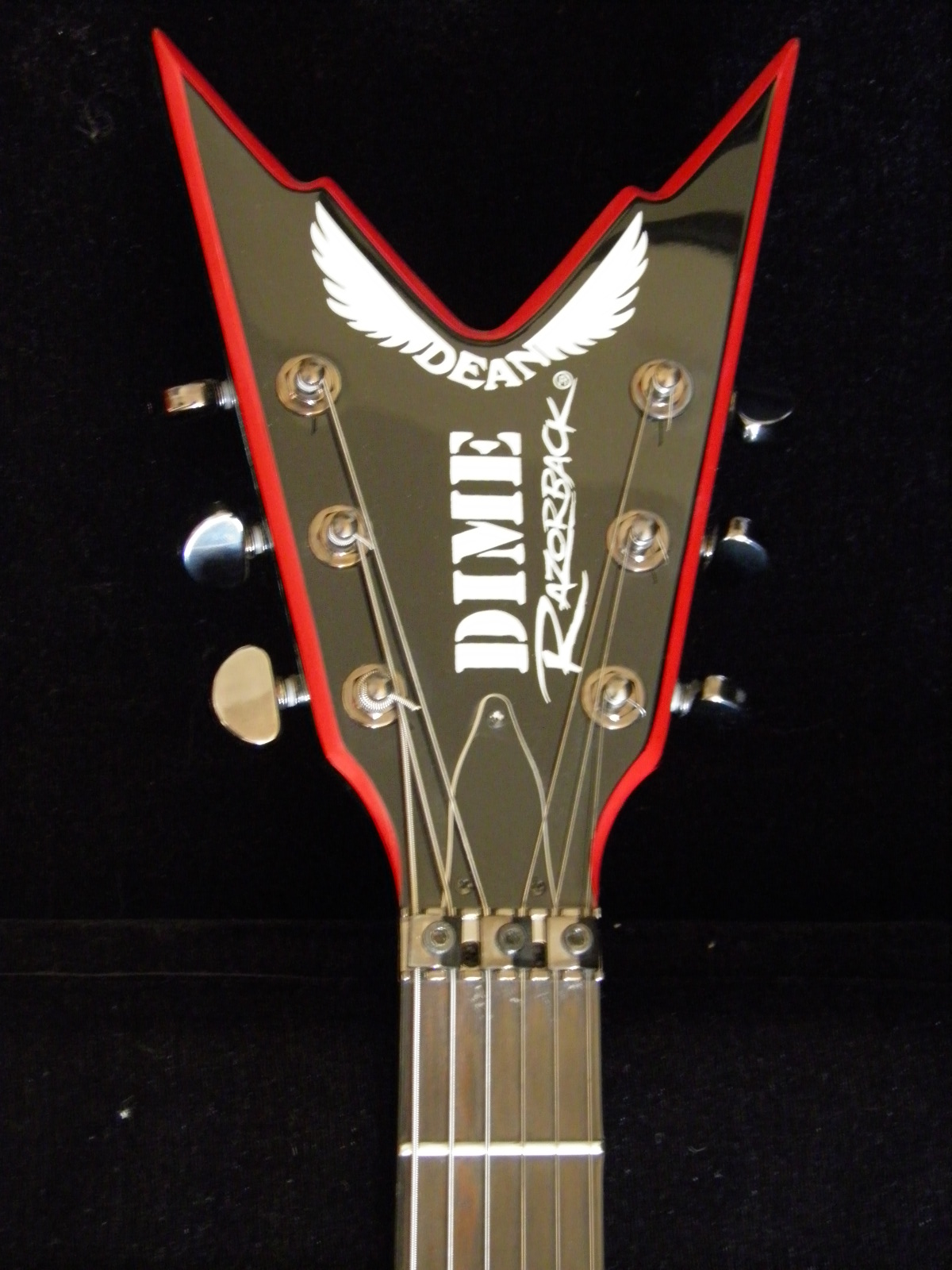 Dean Guitars USA Dime Razorback V Skull image (#796081) - Audiofanzine