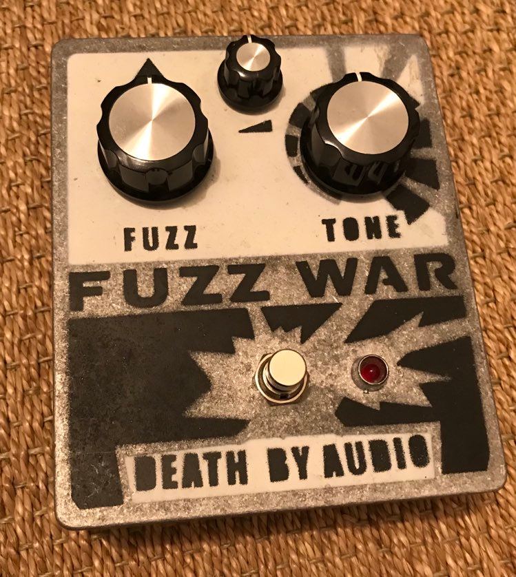 Fuzz War - Death By Audio Fuzz War - Audiofanzine