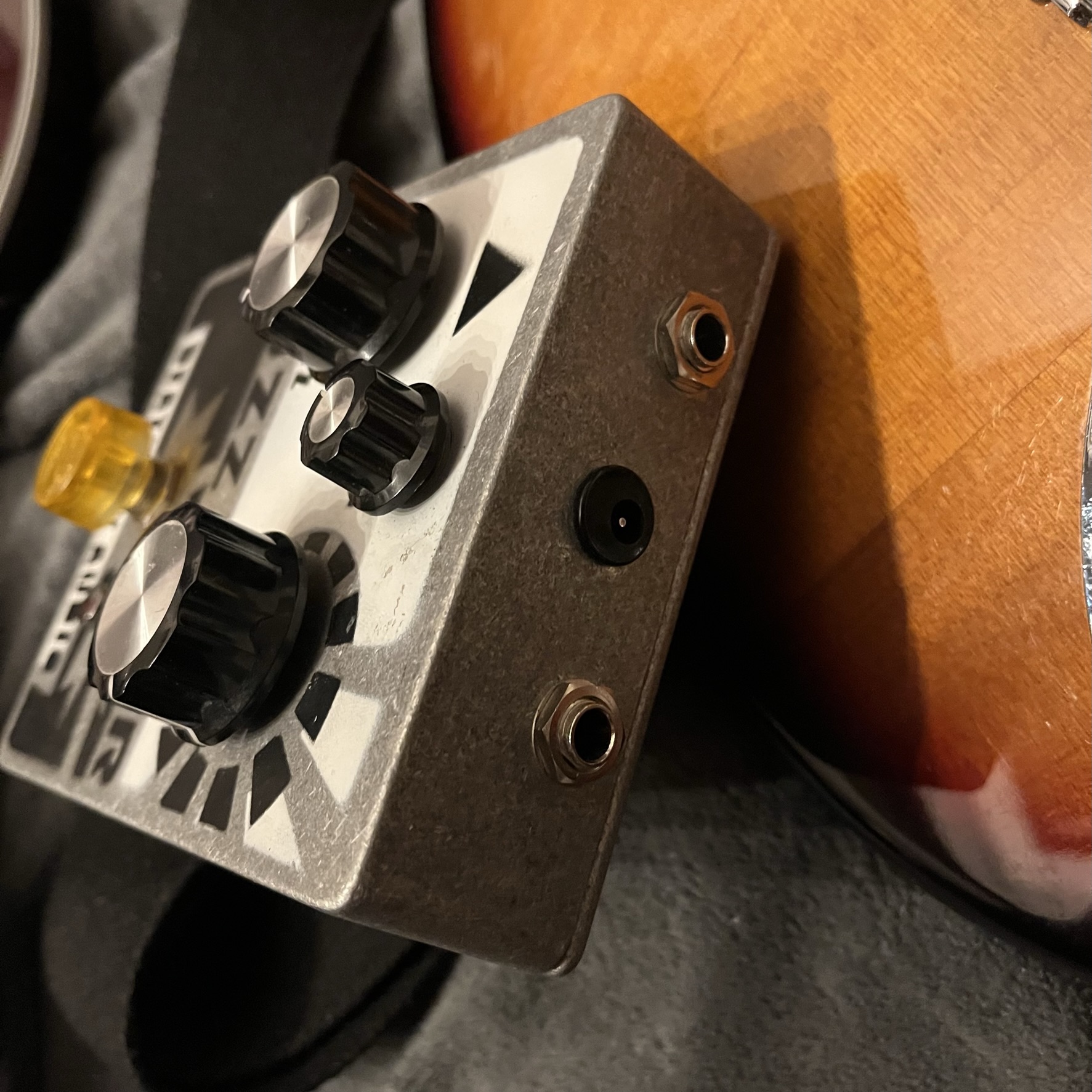 Fuzz War - Death By Audio Fuzz War - Audiofanzine