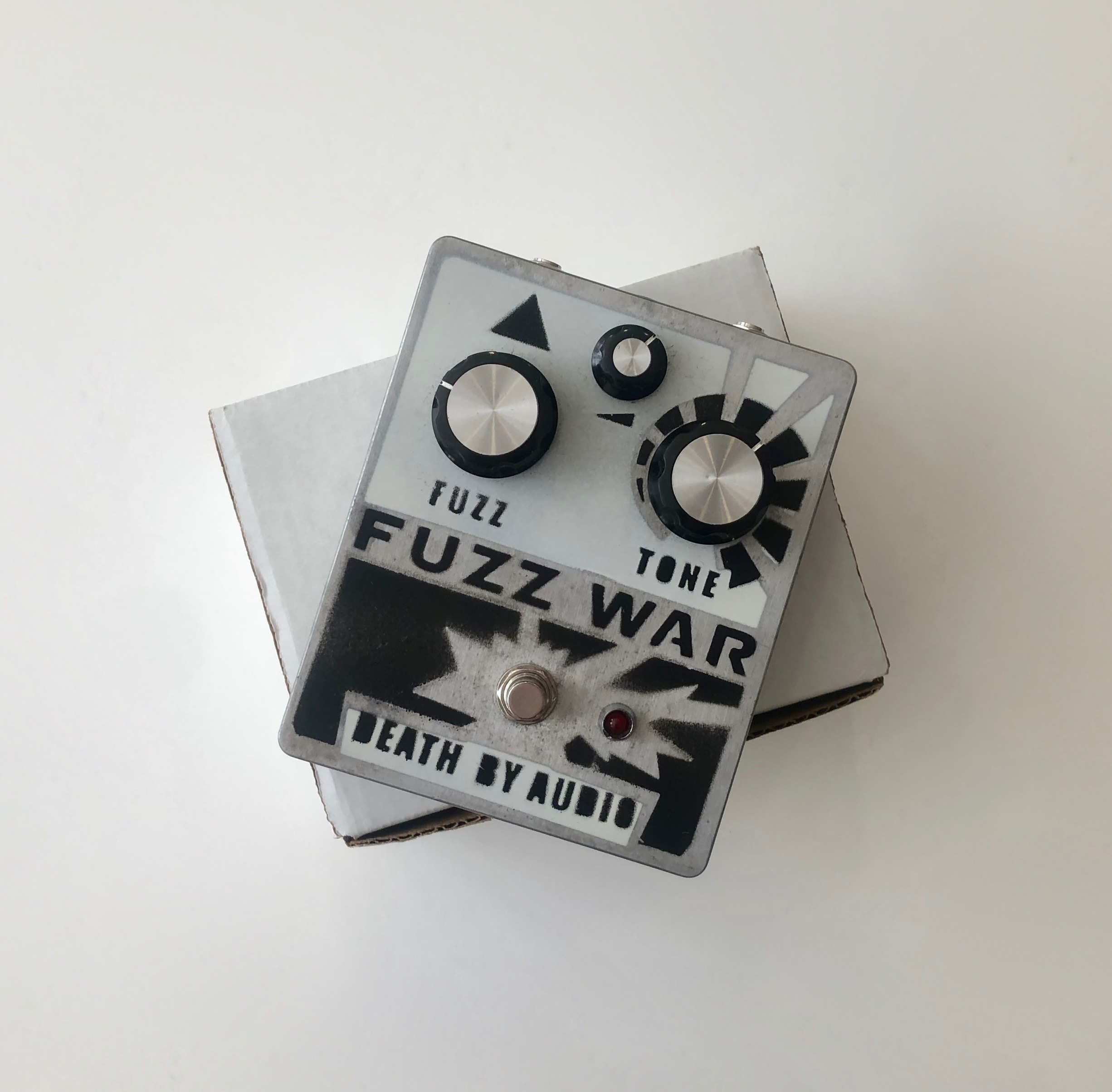Fuzz War - Death By Audio Fuzz War - Audiofanzine