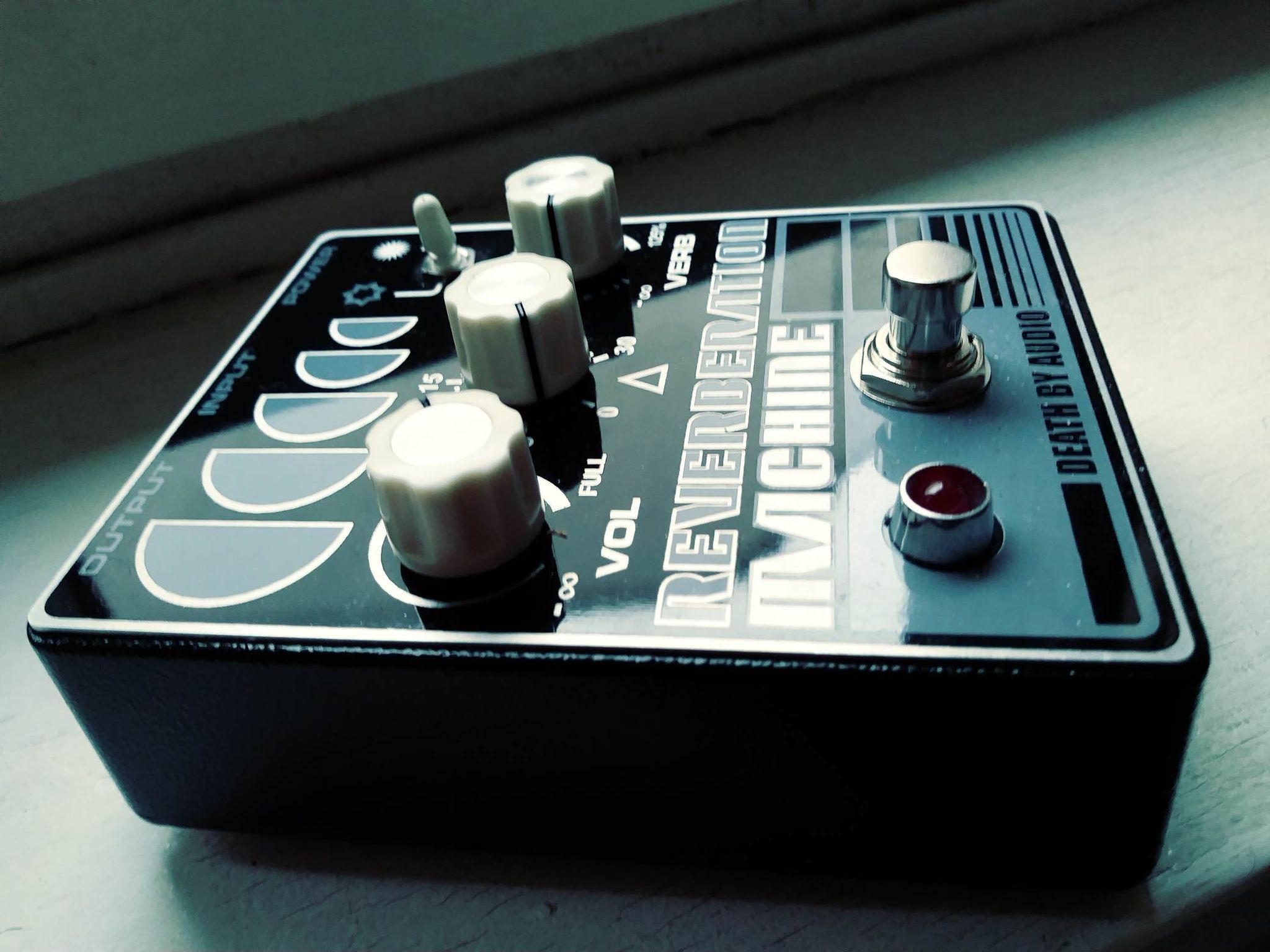 Reverberation Machine - Death By Audio Reverberation Machine - Audiofanzine