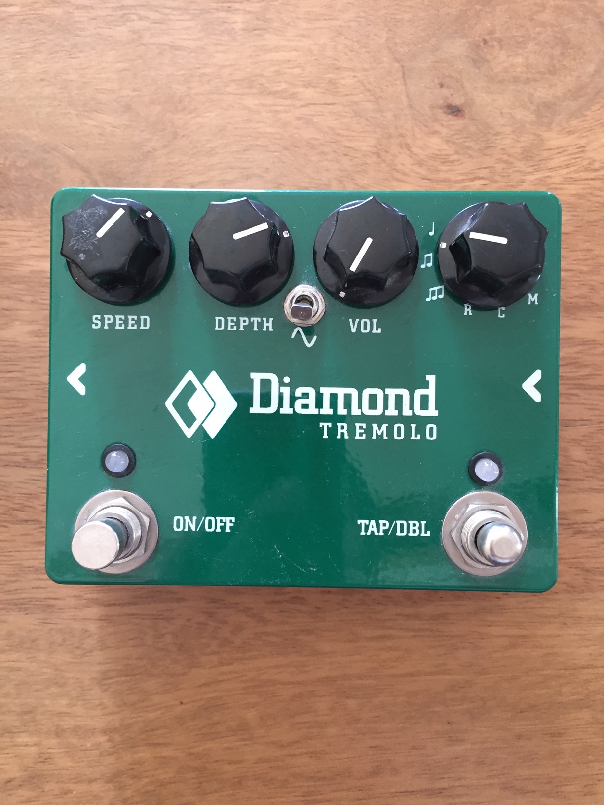 Tremolo - Diamond Pedals Tremolo - Audiofanzine
