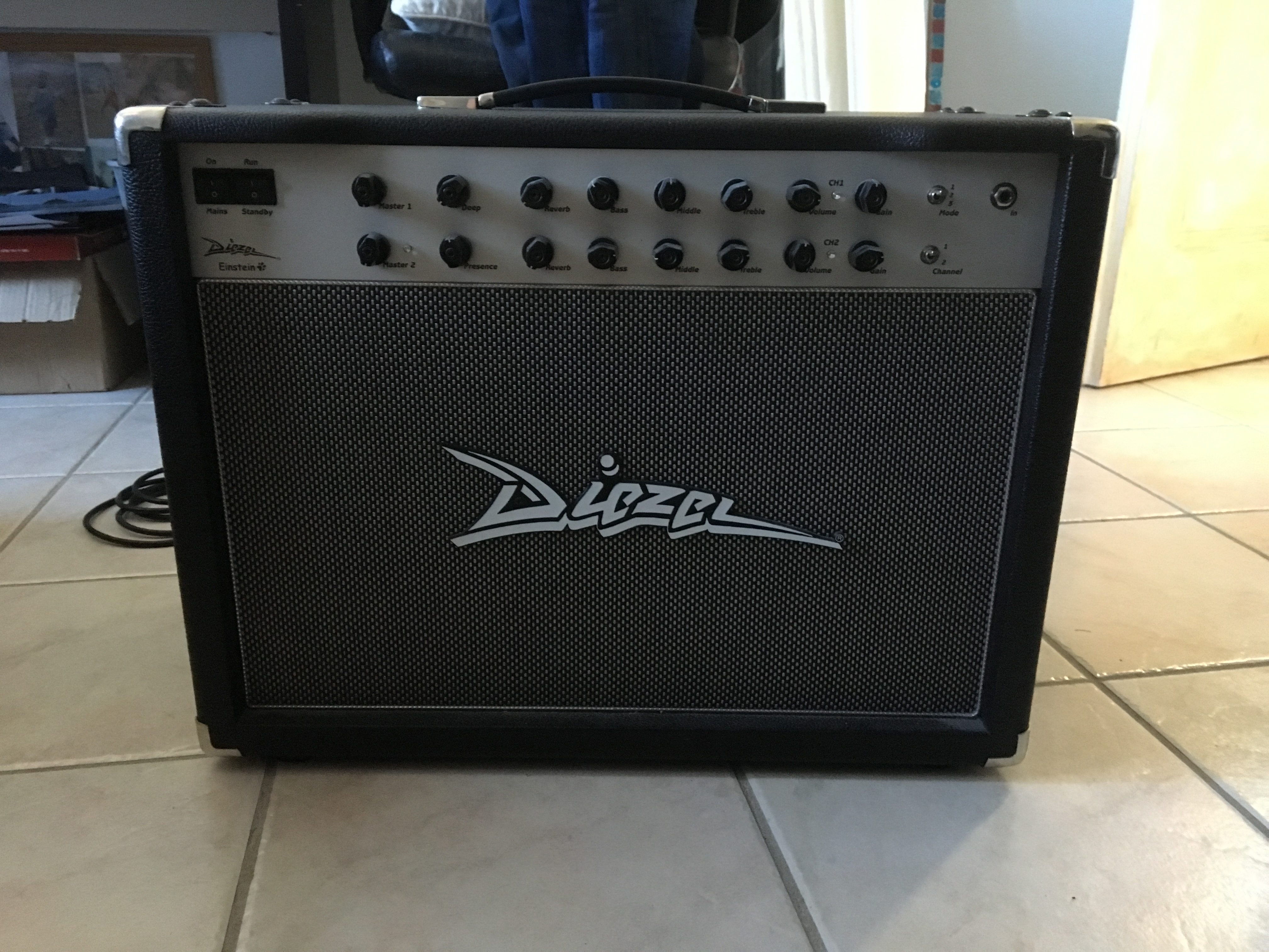 Einstein Combo - Diezel Einstein Combo - Audiofanzine