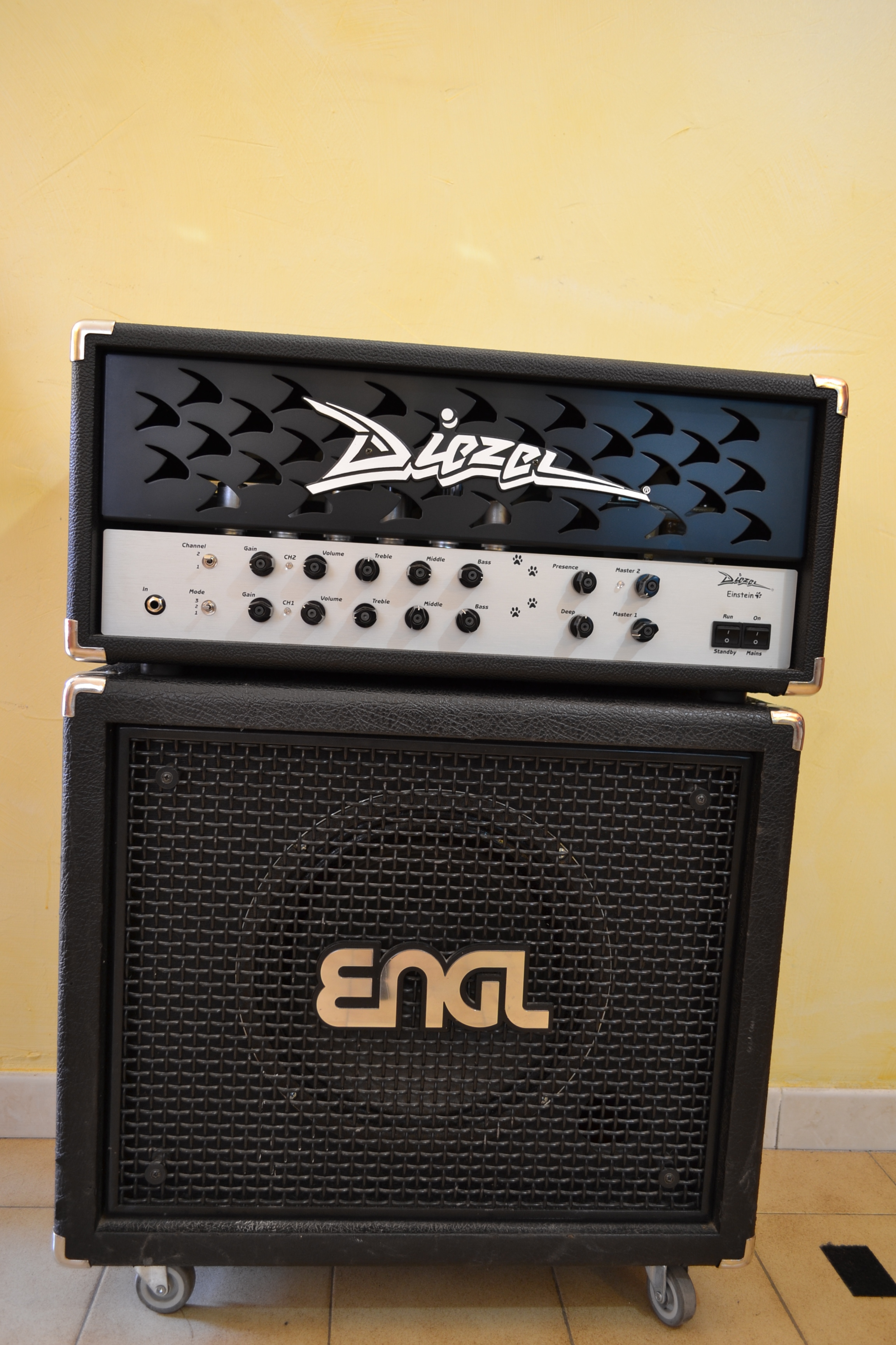 EINSTEIN HEAD - Diezel Einstein Head - Audiofanzine