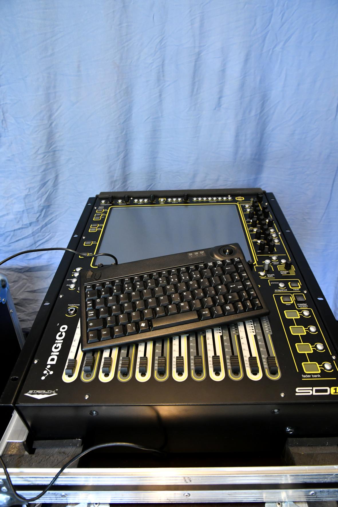 SD11 - DiGiCo SD11 - Audiofanzine