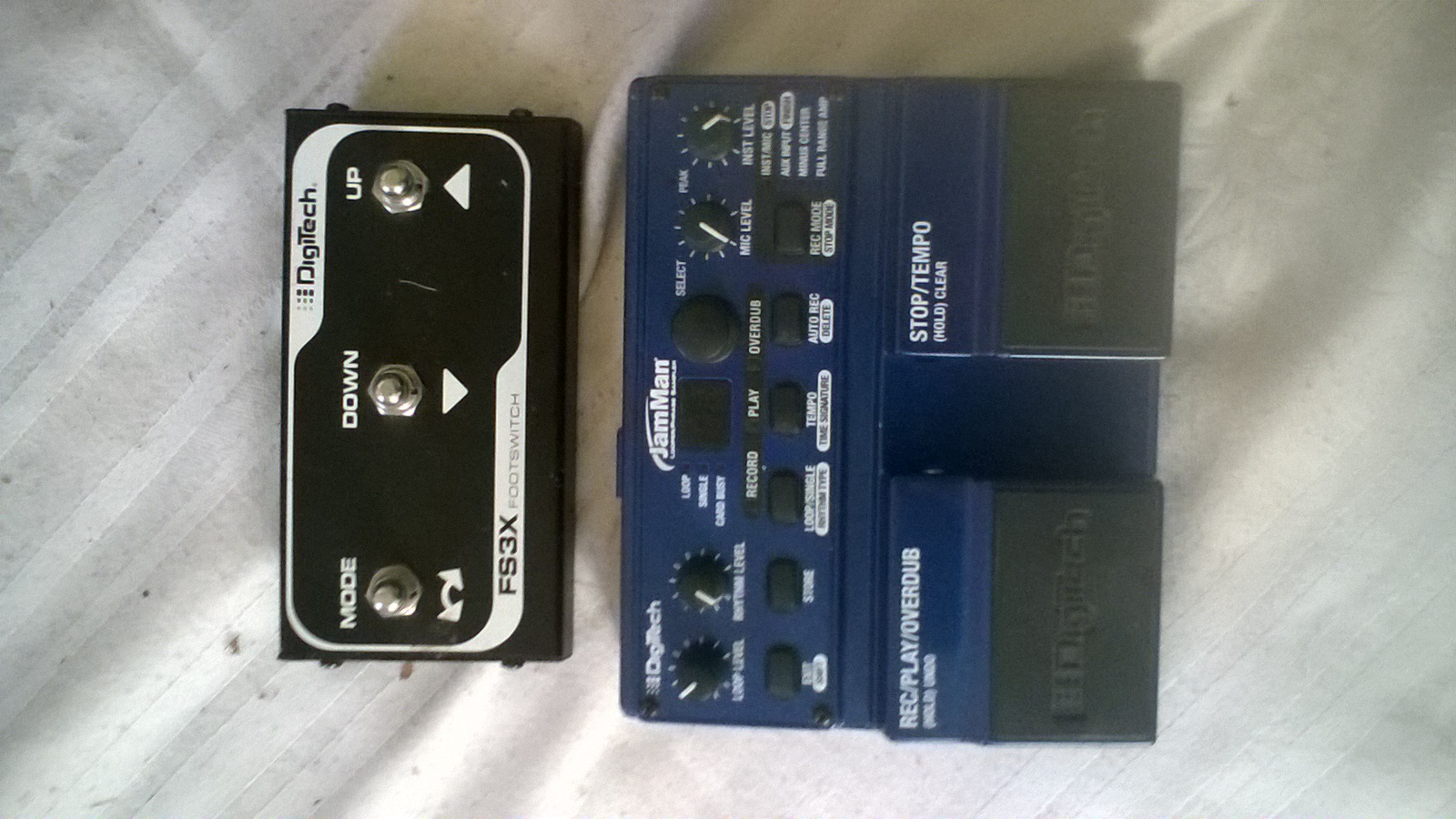 FS3X FOOTSWITCH - DigiTech FS3X Footswitch - Audiofanzine
