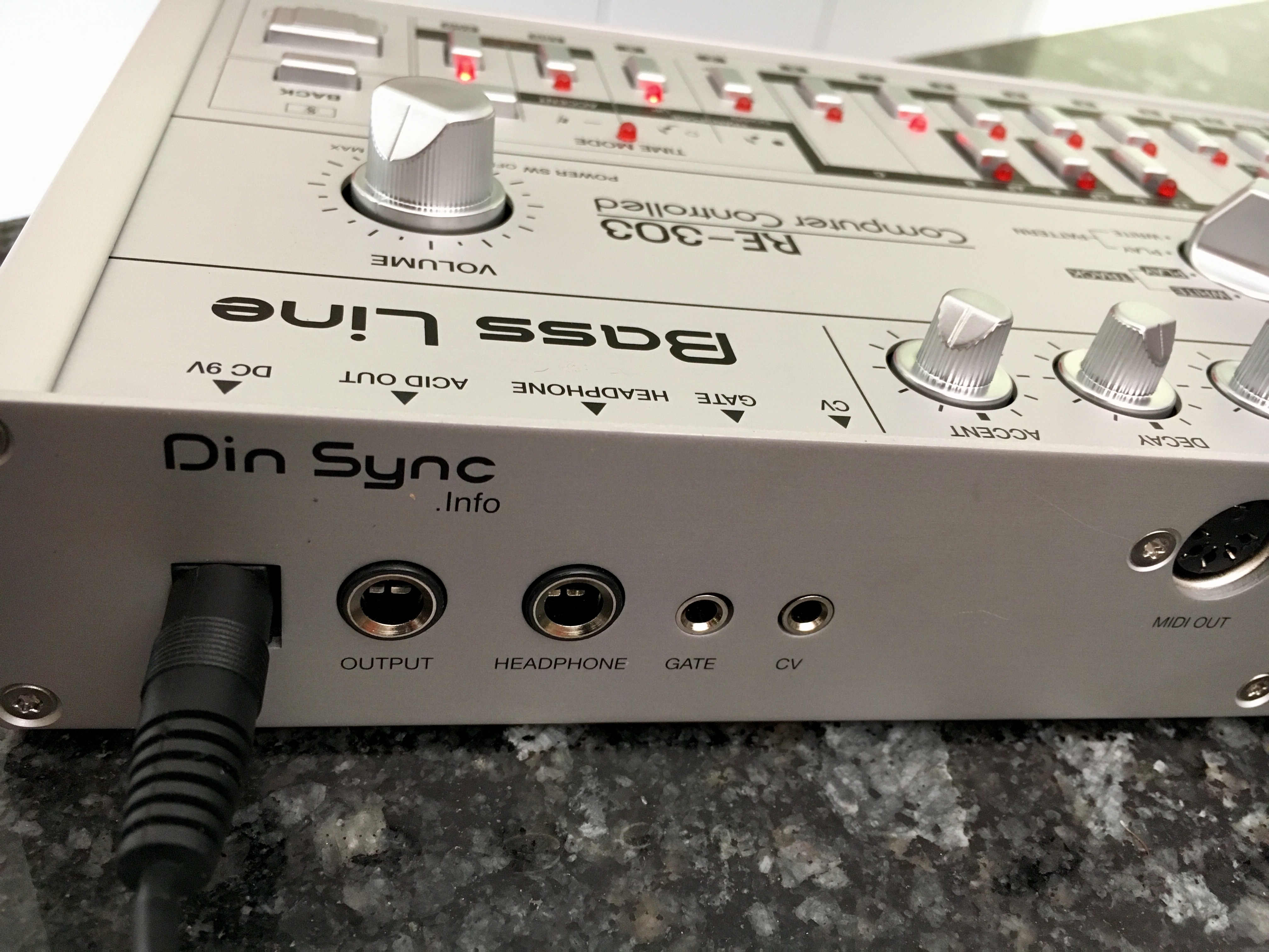RE-303 - Din Sync RE-303 - Audiofanzine