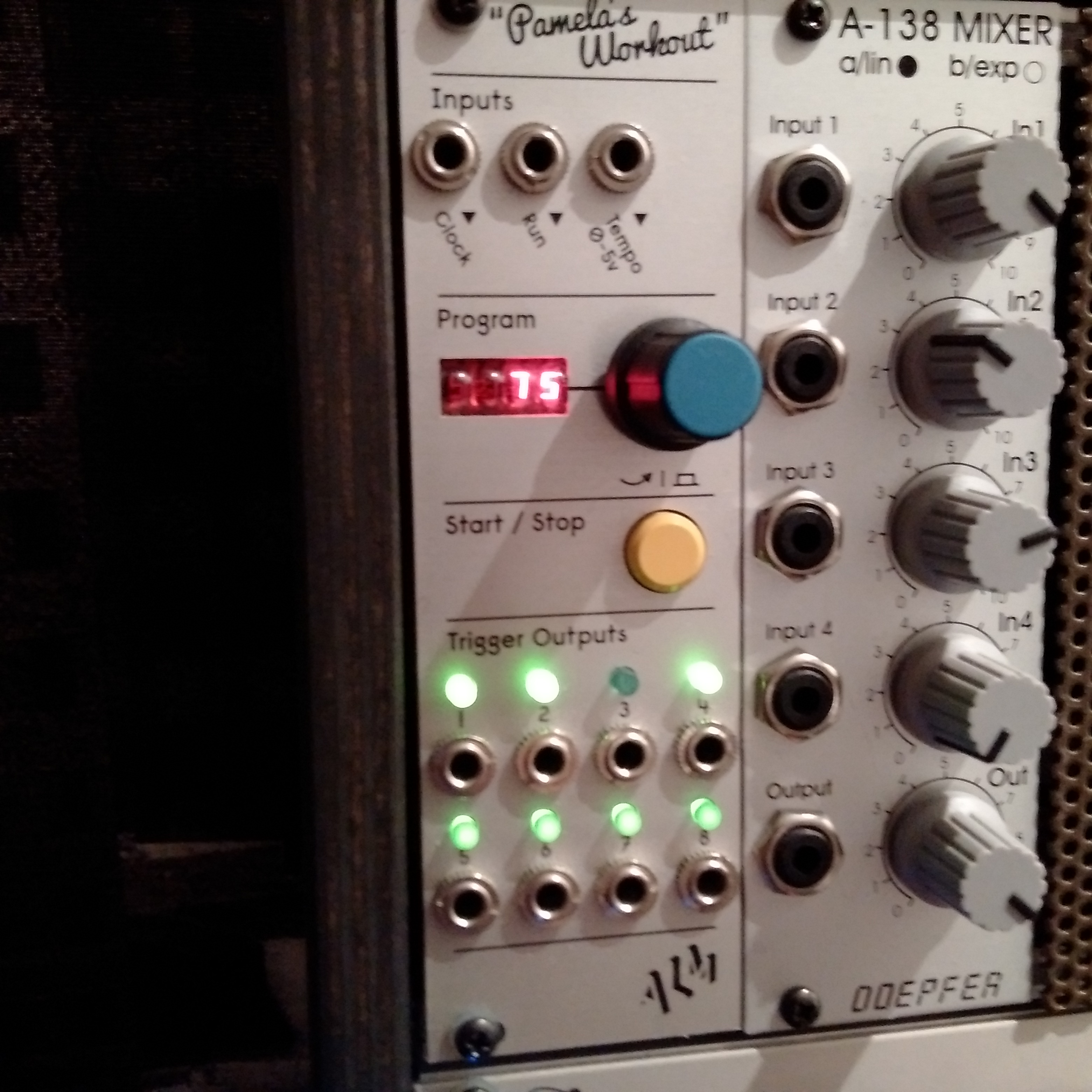 A-138A MIXER - Doepfer A-138a Mixer - Audiofanzine