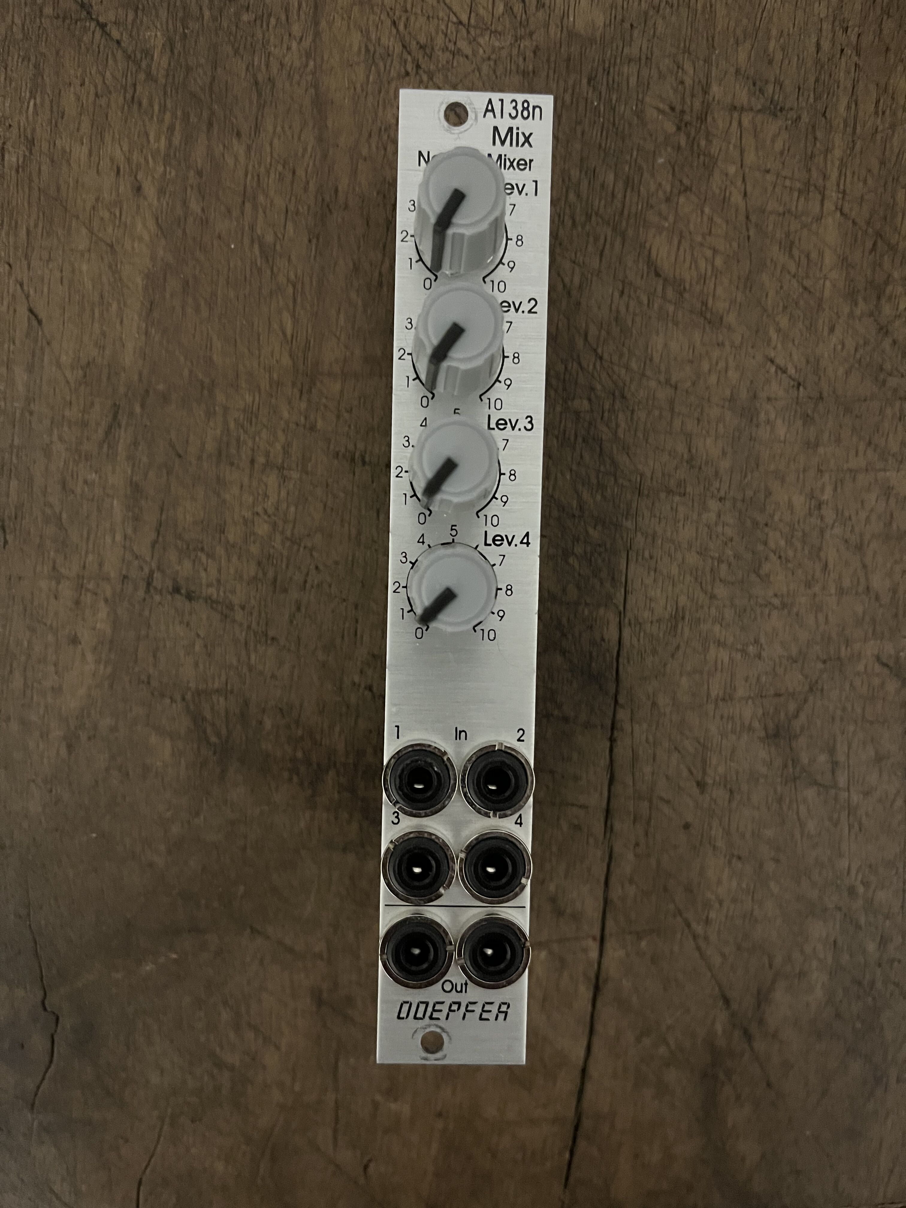 A-138n narrow mixer - Doepfer A-138n narrow mixer - Audiofanzine