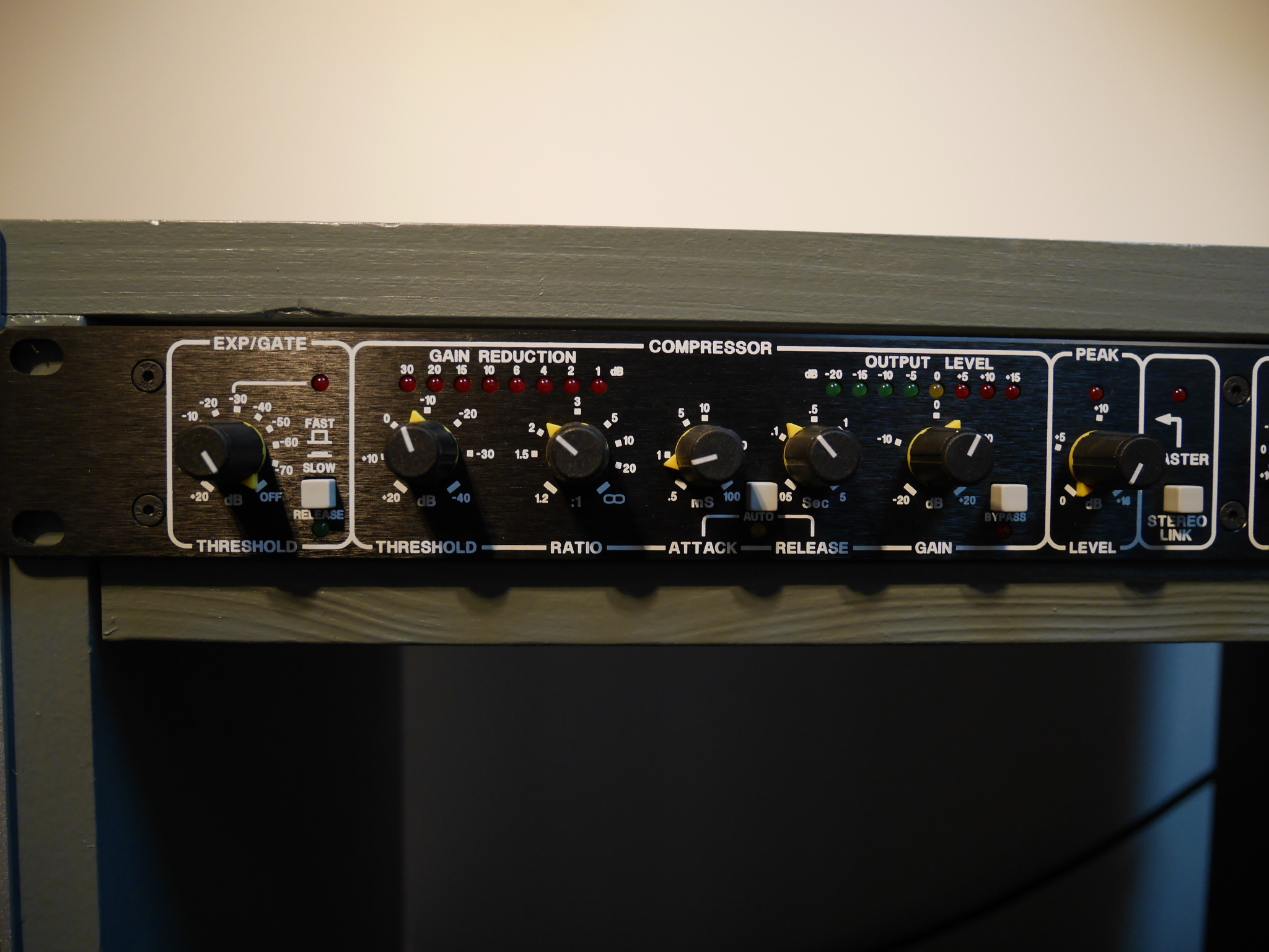 DL241 AUTO COMPRESSOR - Drawmer DL241 Auto Compressor - Audiofanzine