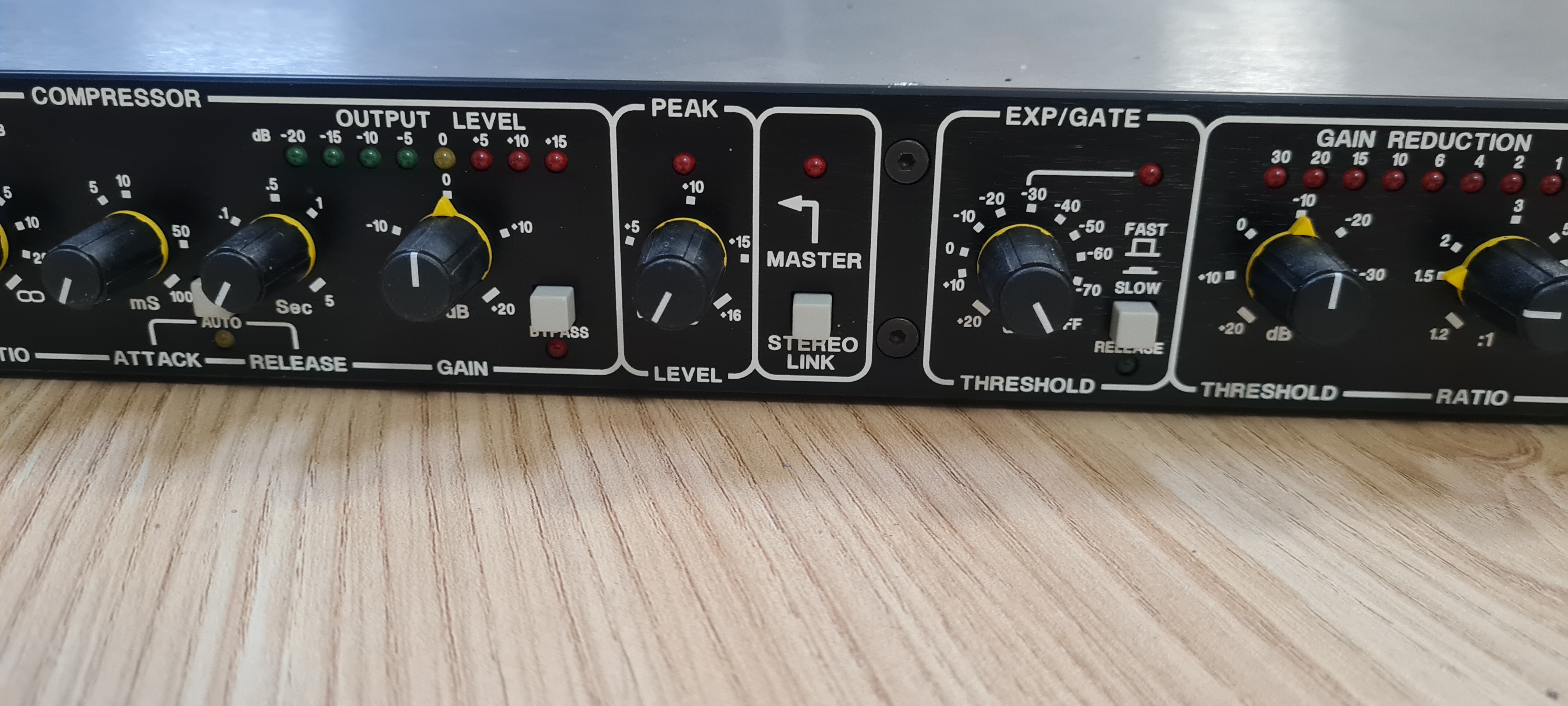 DL241 Auto Compressor - Drawmer DL241 Auto Compressor - Audiofanzine