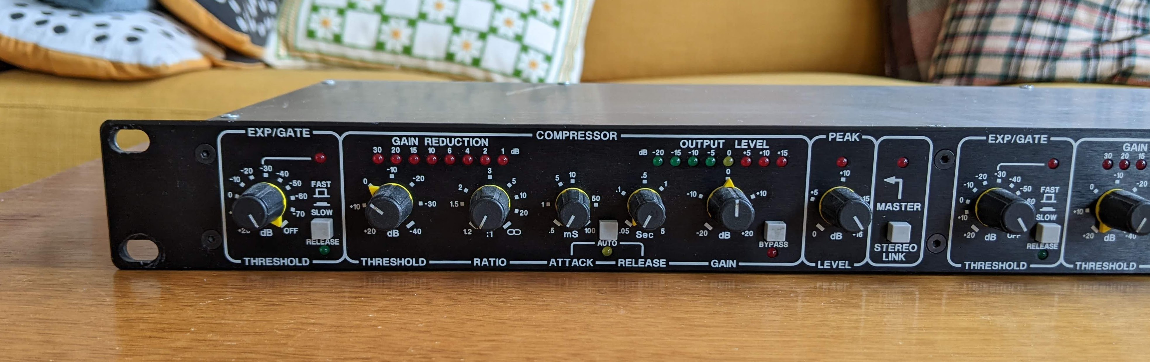 DL241 Auto Compressor - Drawmer DL241 Auto Compressor - Audiofanzine