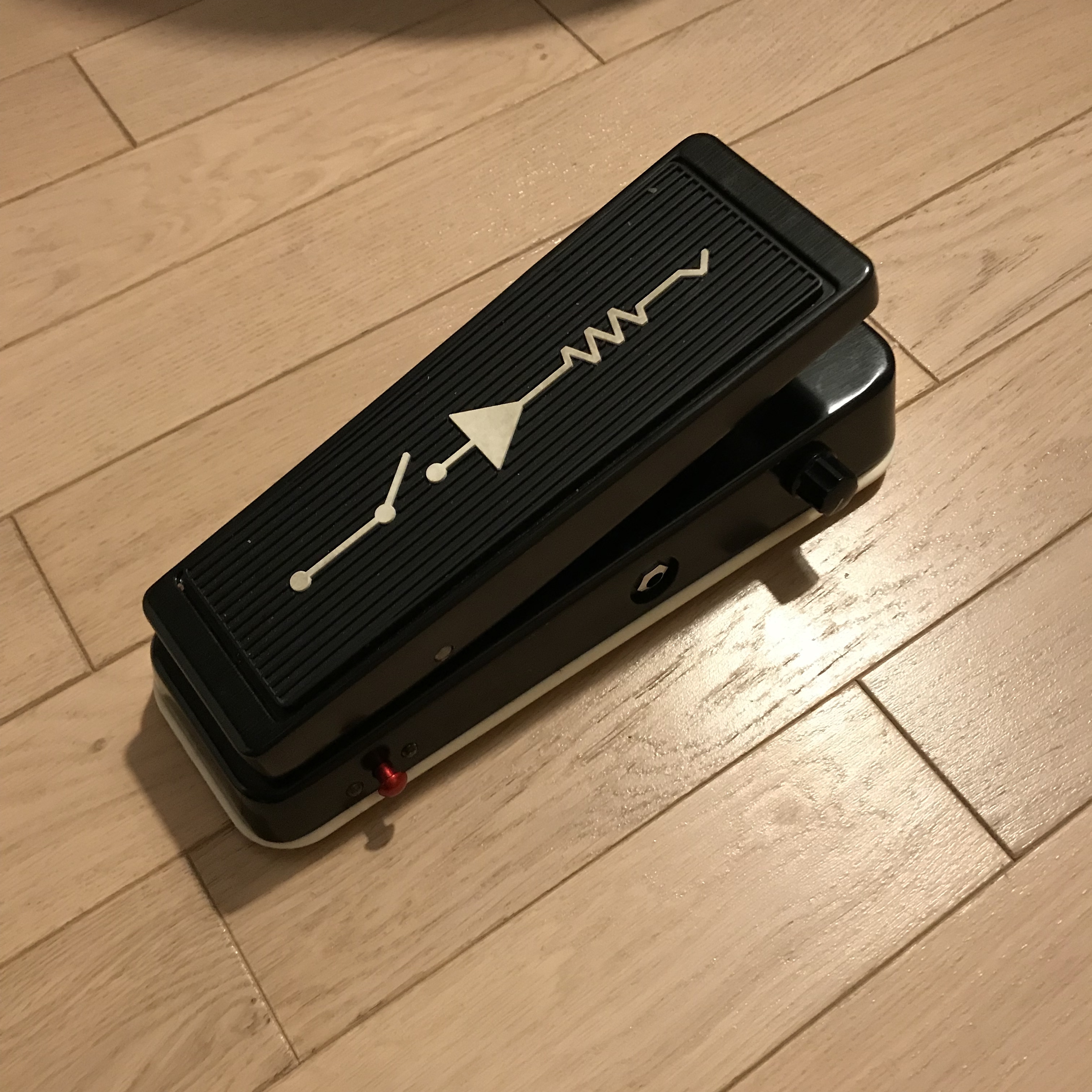 MC404 CAE WAH - Dunlop MC404 CAE Wah - Audiofanzine