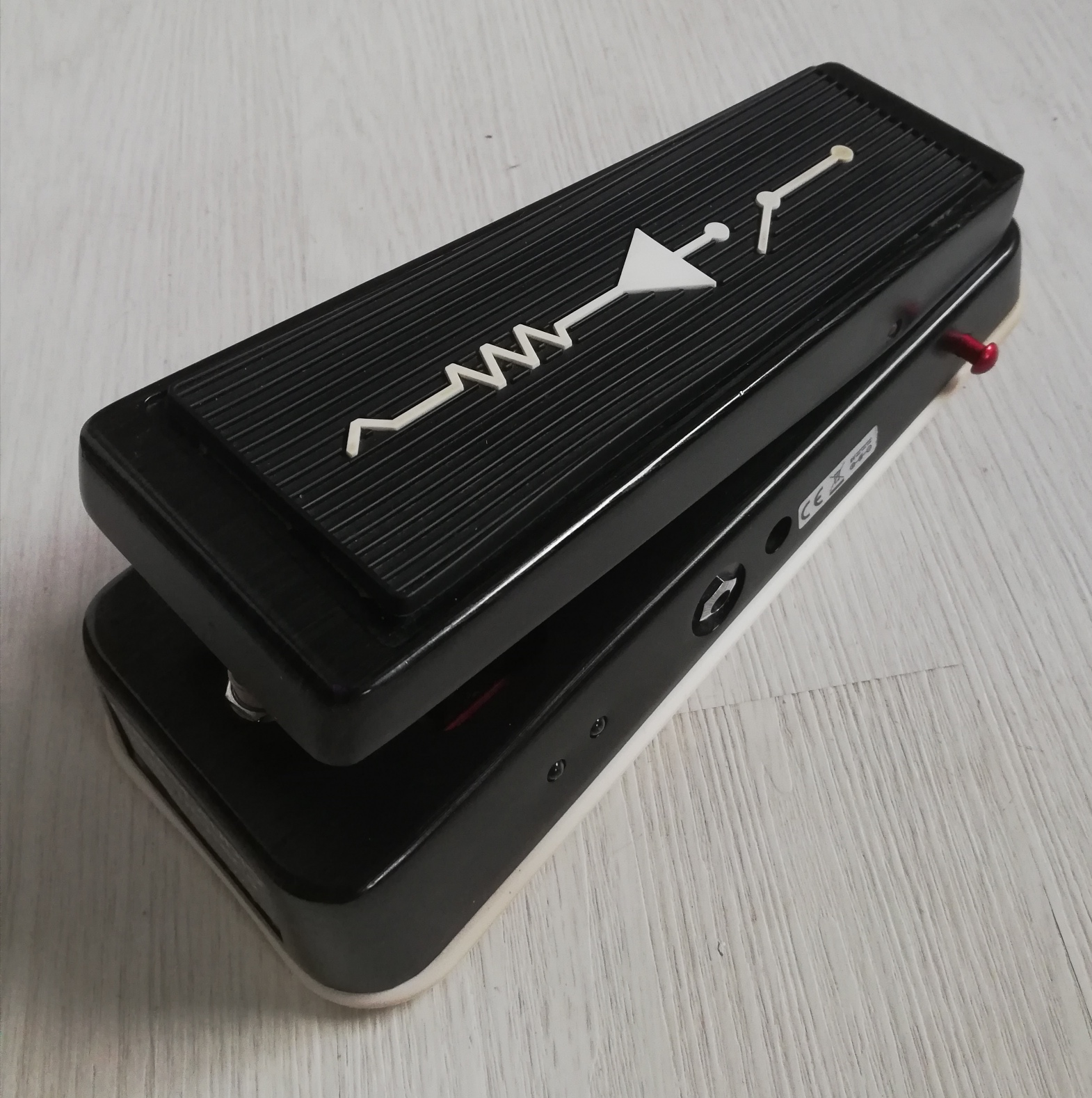 MC404 CAE Wah - Dunlop MC404 CAE Wah - Audiofanzine