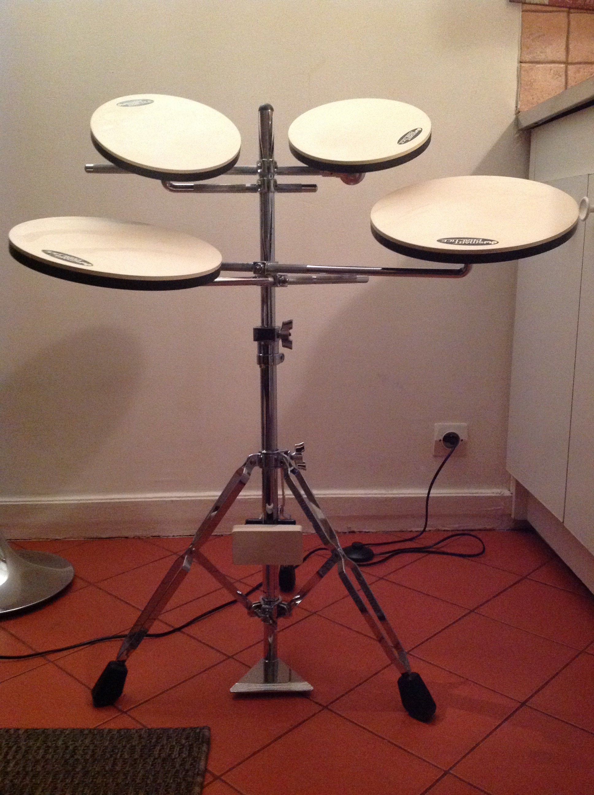 GO ANYWHERE PRACTICE PAD - DW Drums Go Anywhere practice pad - Audiofanzine