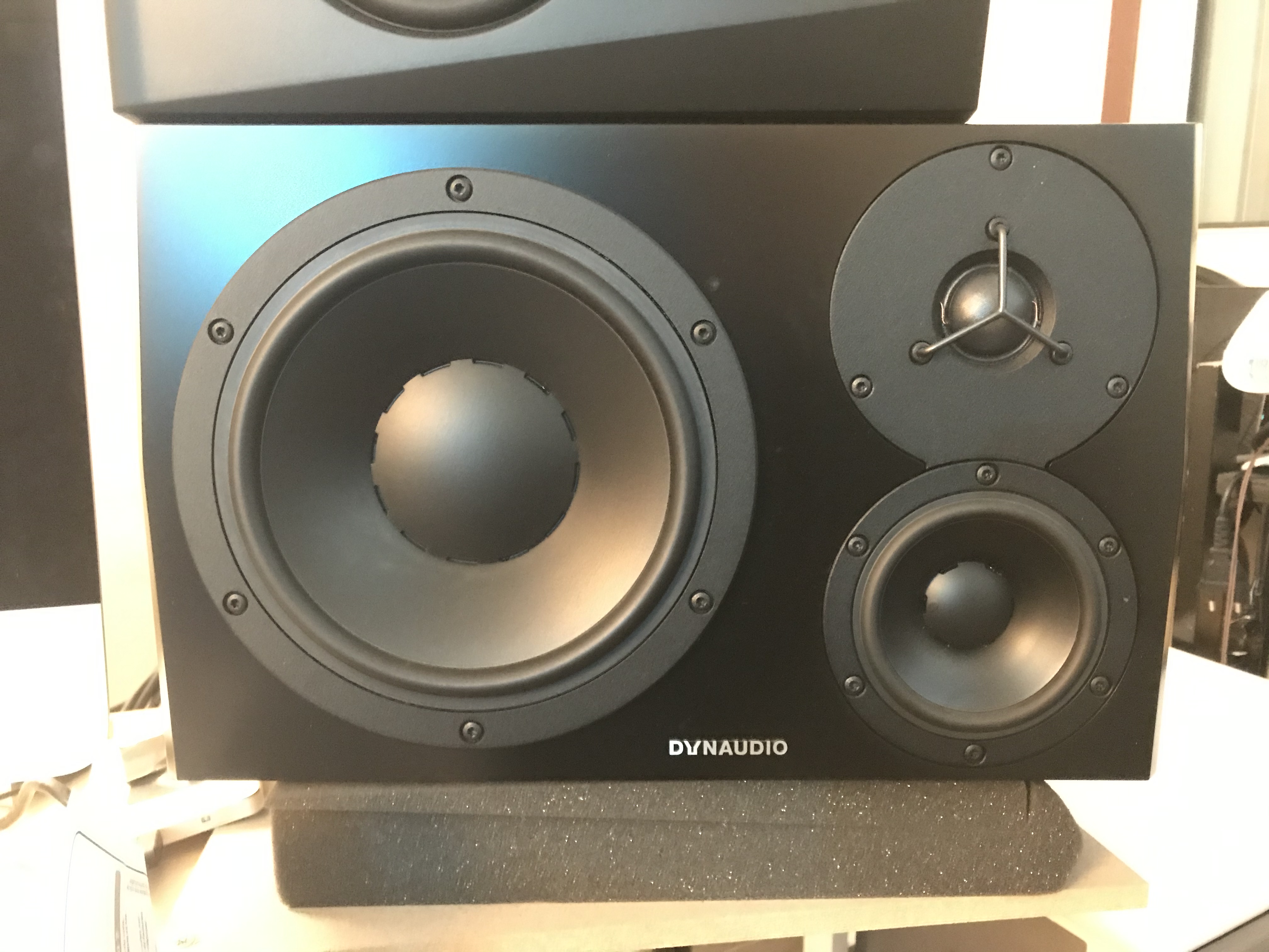 LYD 48 - Dynaudio LYD 48 - Audiofanzine