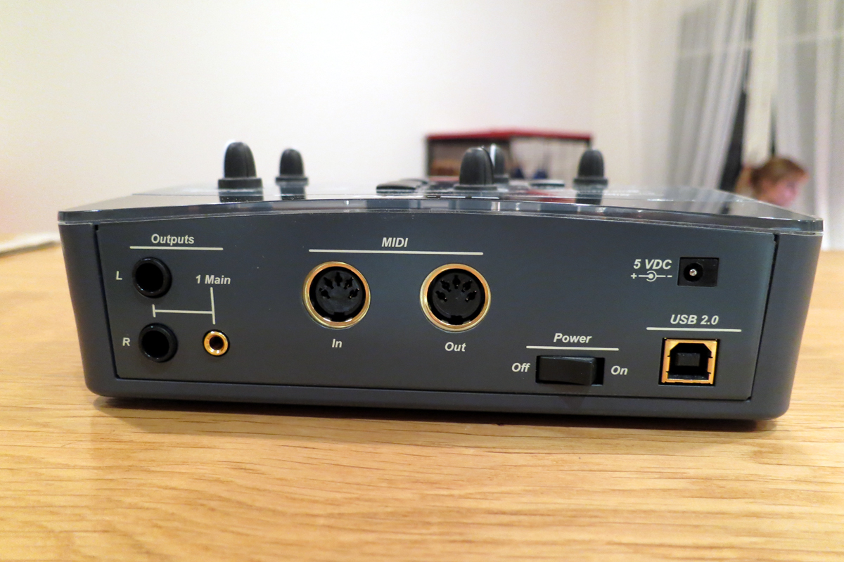 Photo E-MU 0404 USB 2.0 : E-MU 0404 USB 2.0 (9234) (#534128) - Audiofanzine