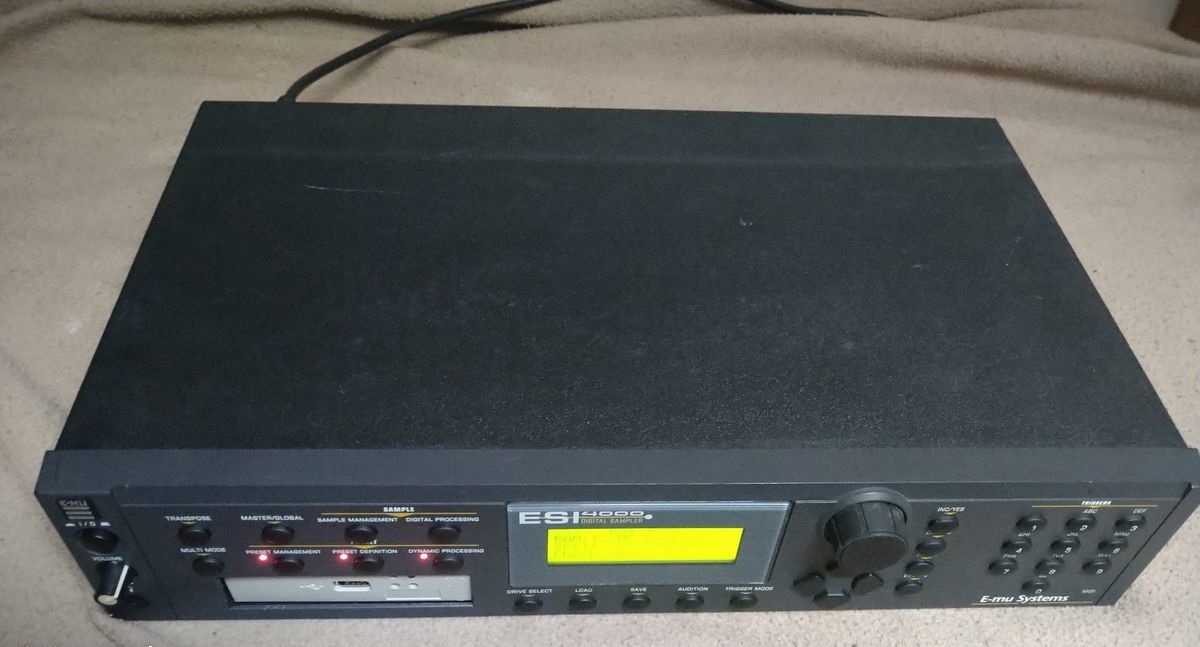 ESI4000 - E-MU ESI4000 - Audiofanzine