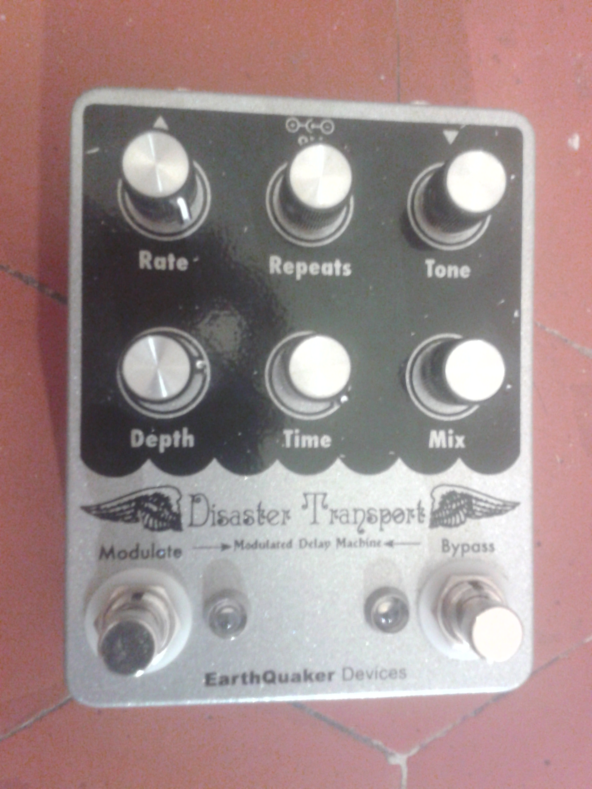 Disaster Transport - EarthQuaker Devices Disaster Transport - Audiofanzine