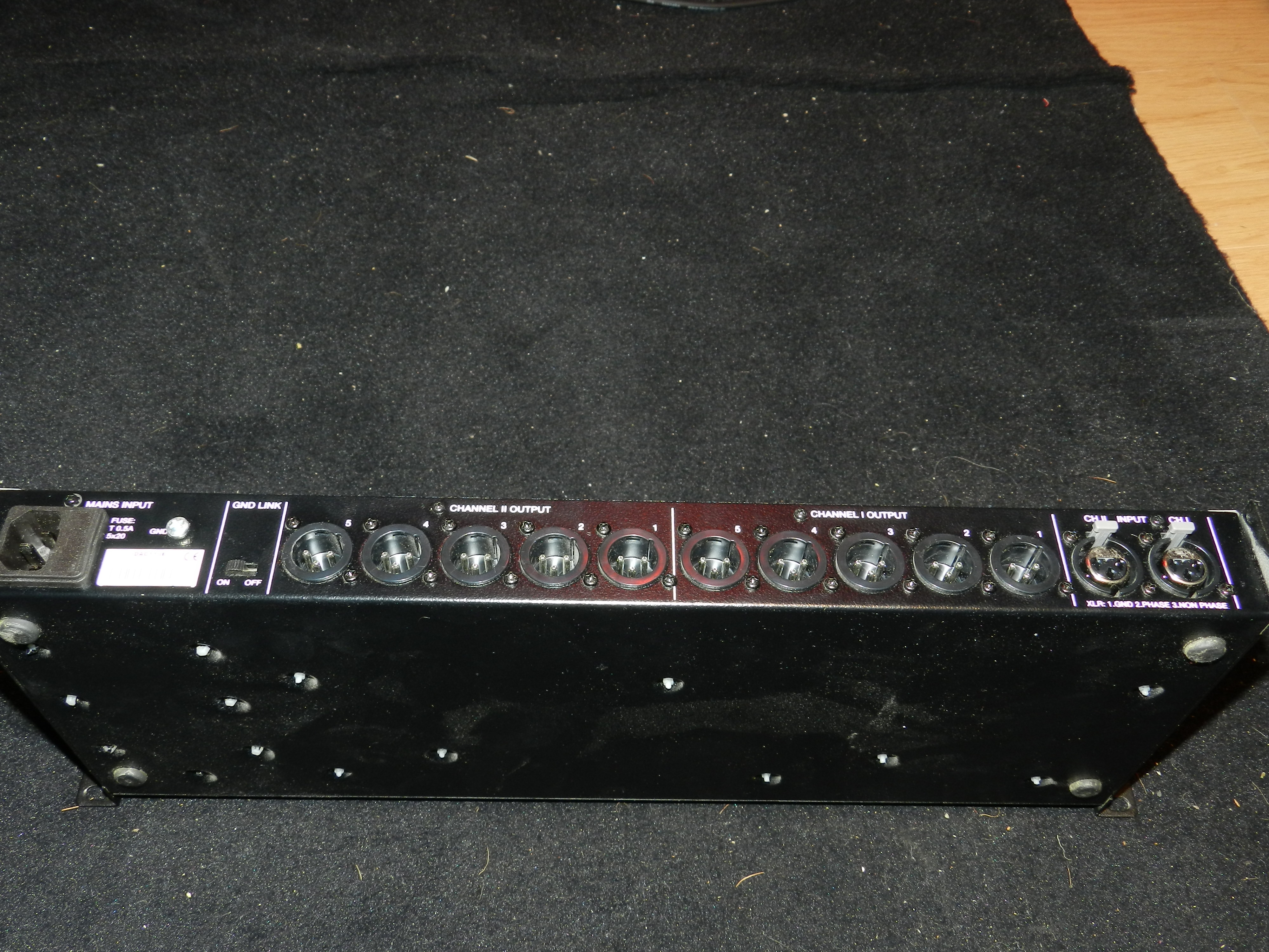 (Split) DAC 110 e - Ecler (Split) DAC 110 e - Audiofanzine