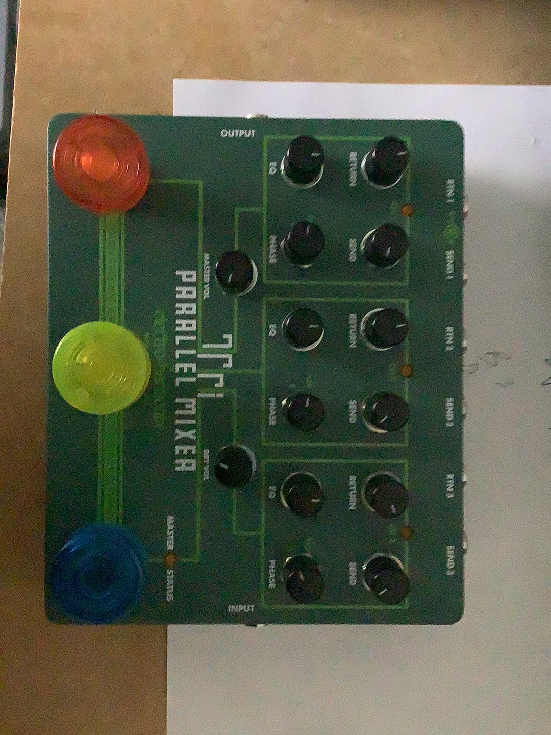 Tri Parallel Mixer - Electro-Harmonix Tri Parallel Mixer - Audiofanzine