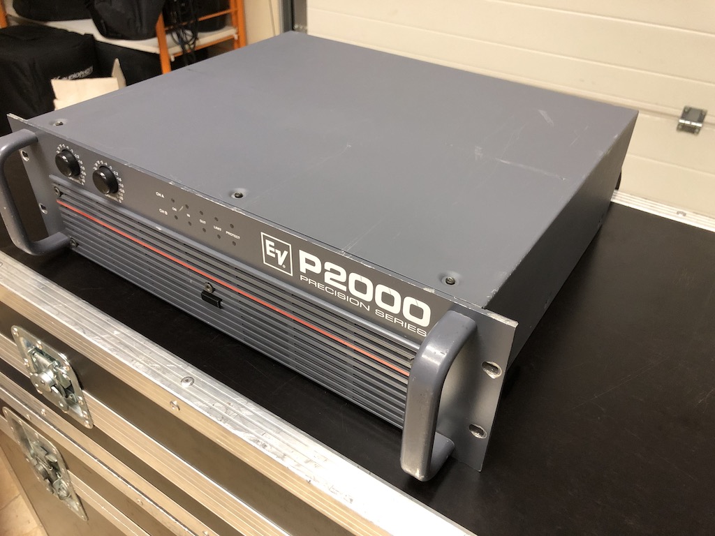 P2000 - Electro-Voice P2000 - Audiofanzine