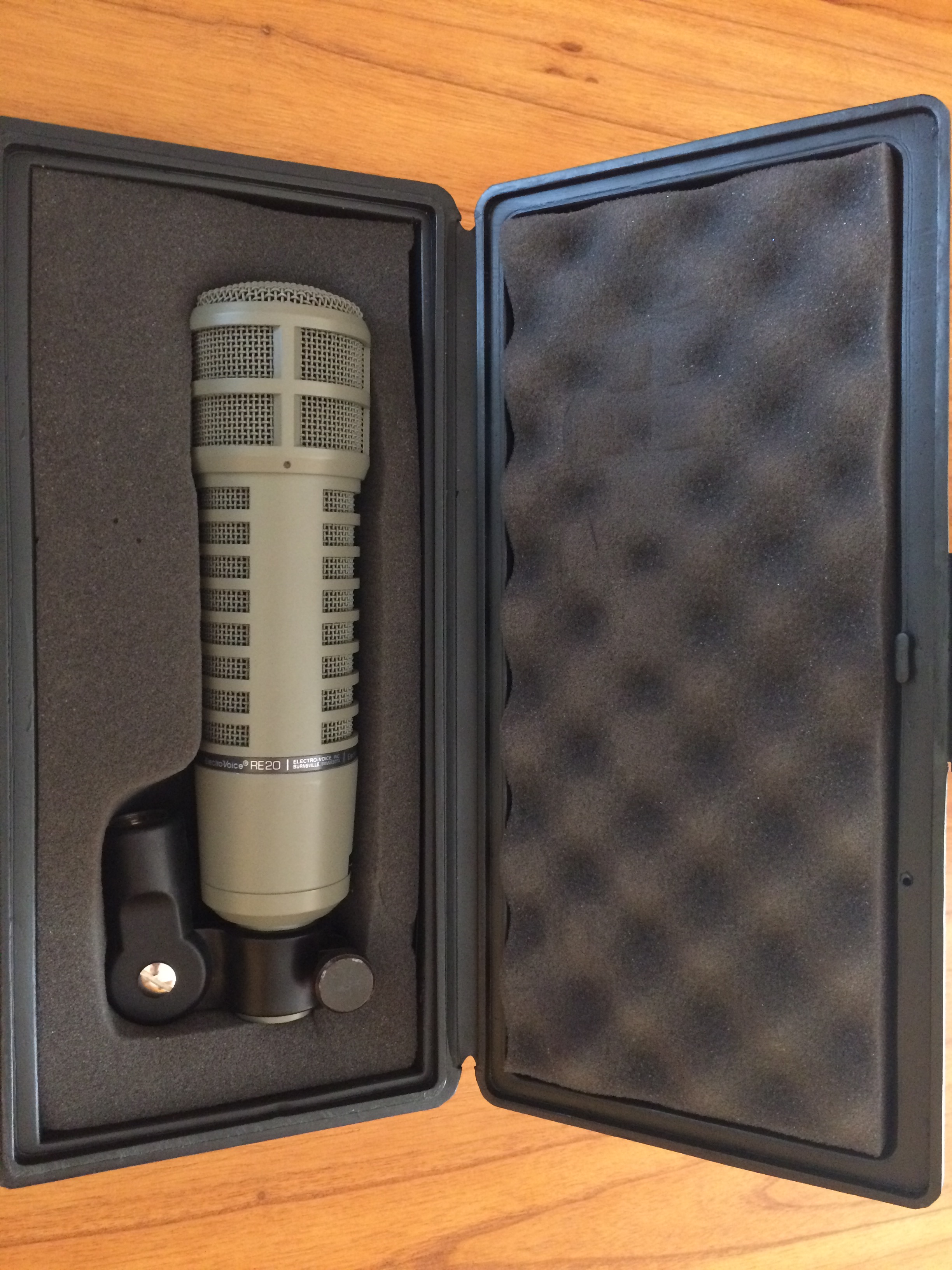 Photo Electro-Voice RE20 : Electro-Voice RE20 (99527) (#1156190 ...