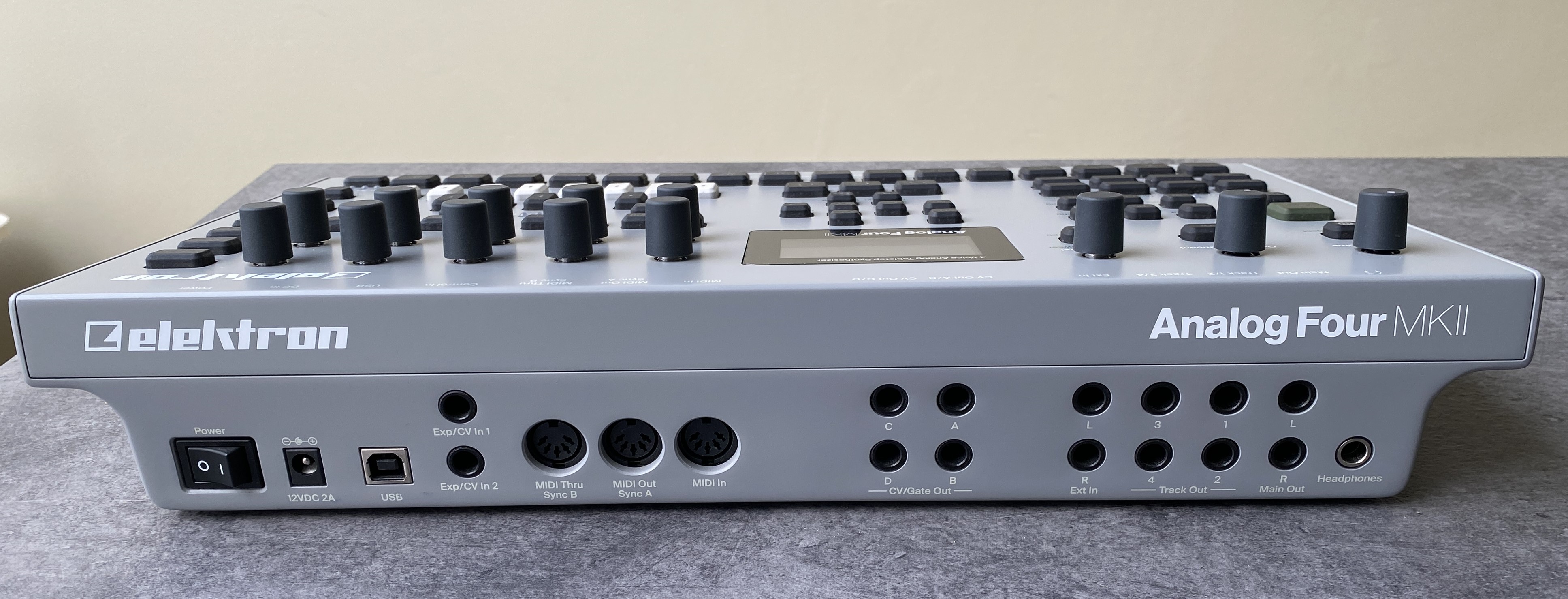 Analog Four MKII - Elektron Analog Four MKII - Audiofanzine