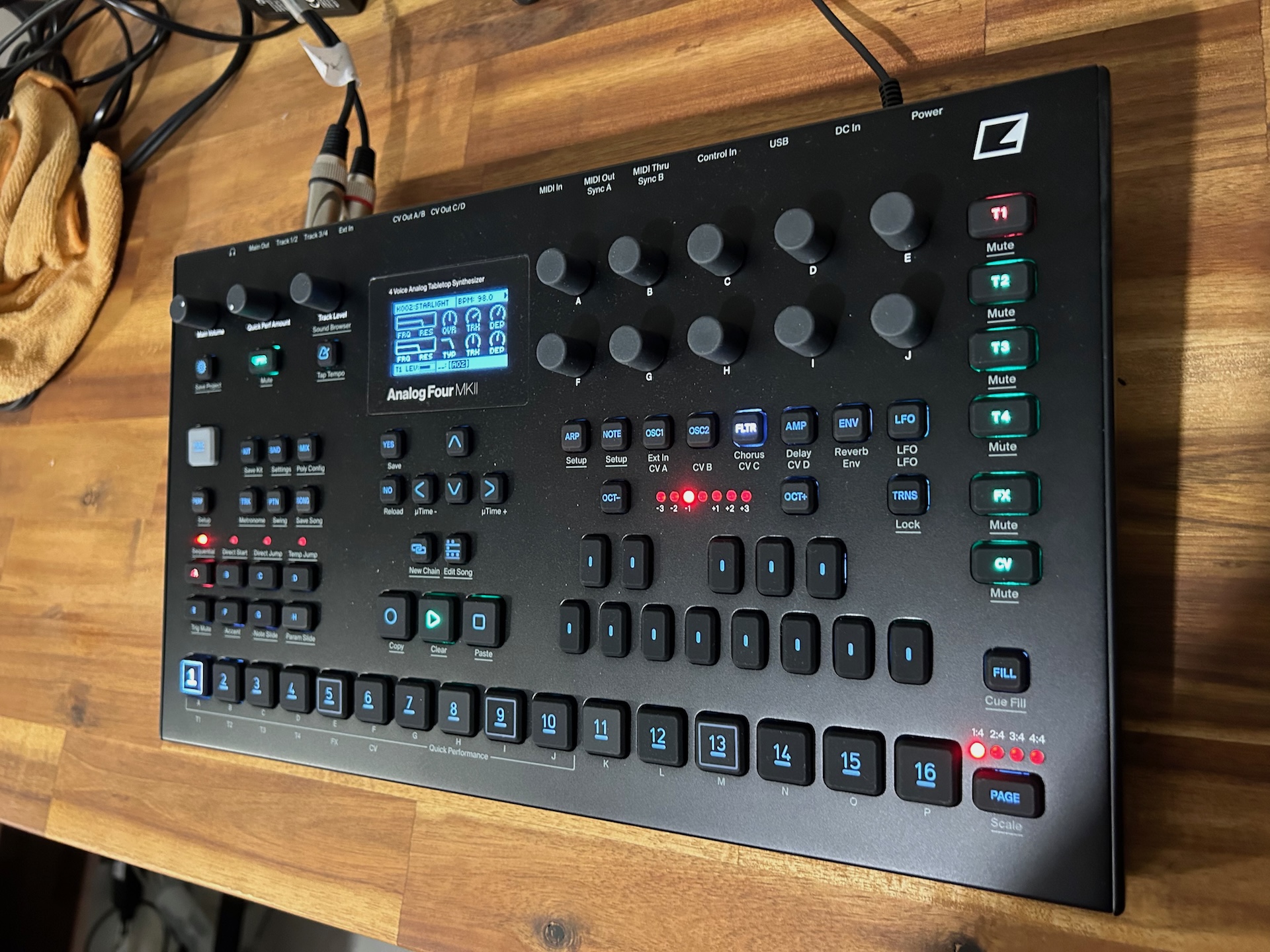 Analog Four MKII - Elektron Analog Four MKII - Audiofanzine