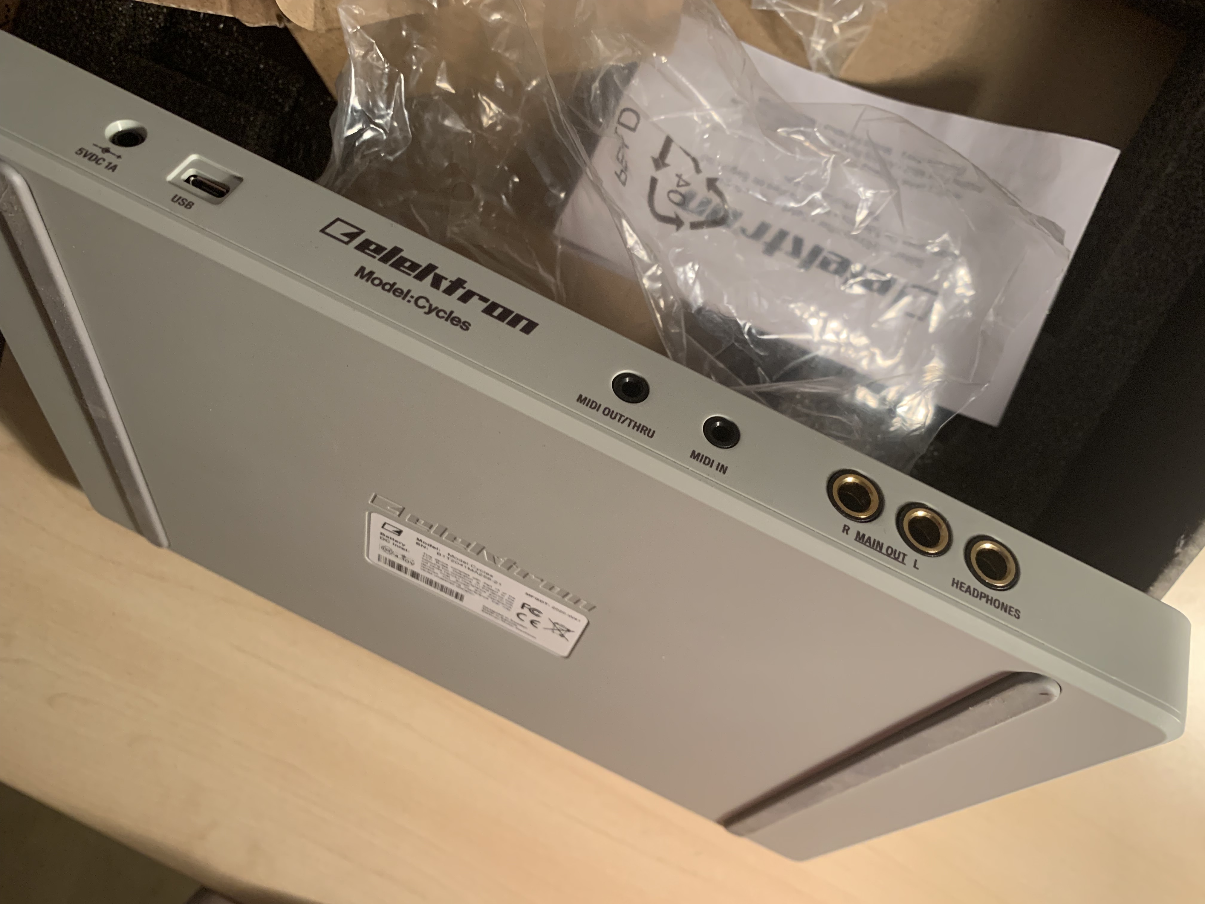 Model:Cycles - Elektron Model:Cycles - Audiofanzine