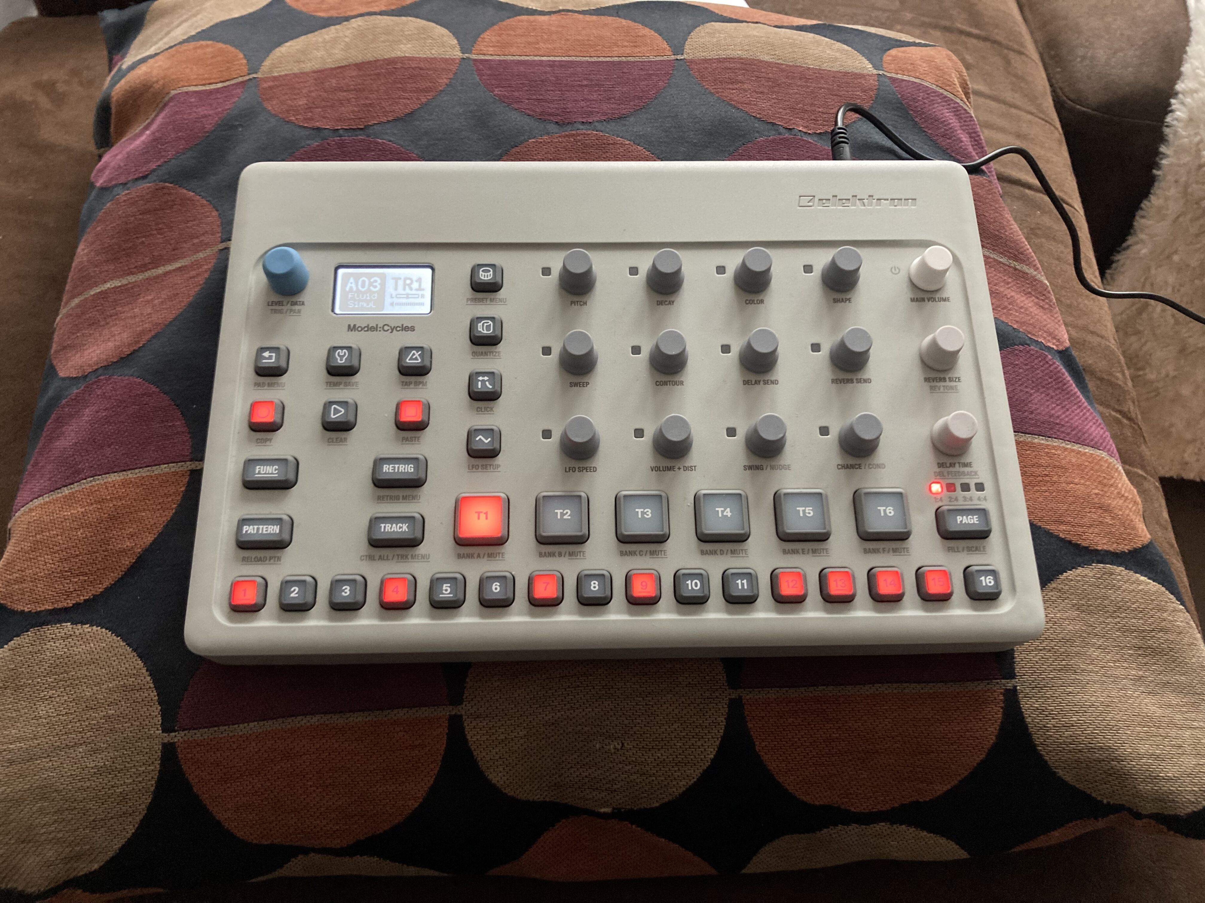 Model:Cycles - Elektron Model:Cycles - Audiofanzine