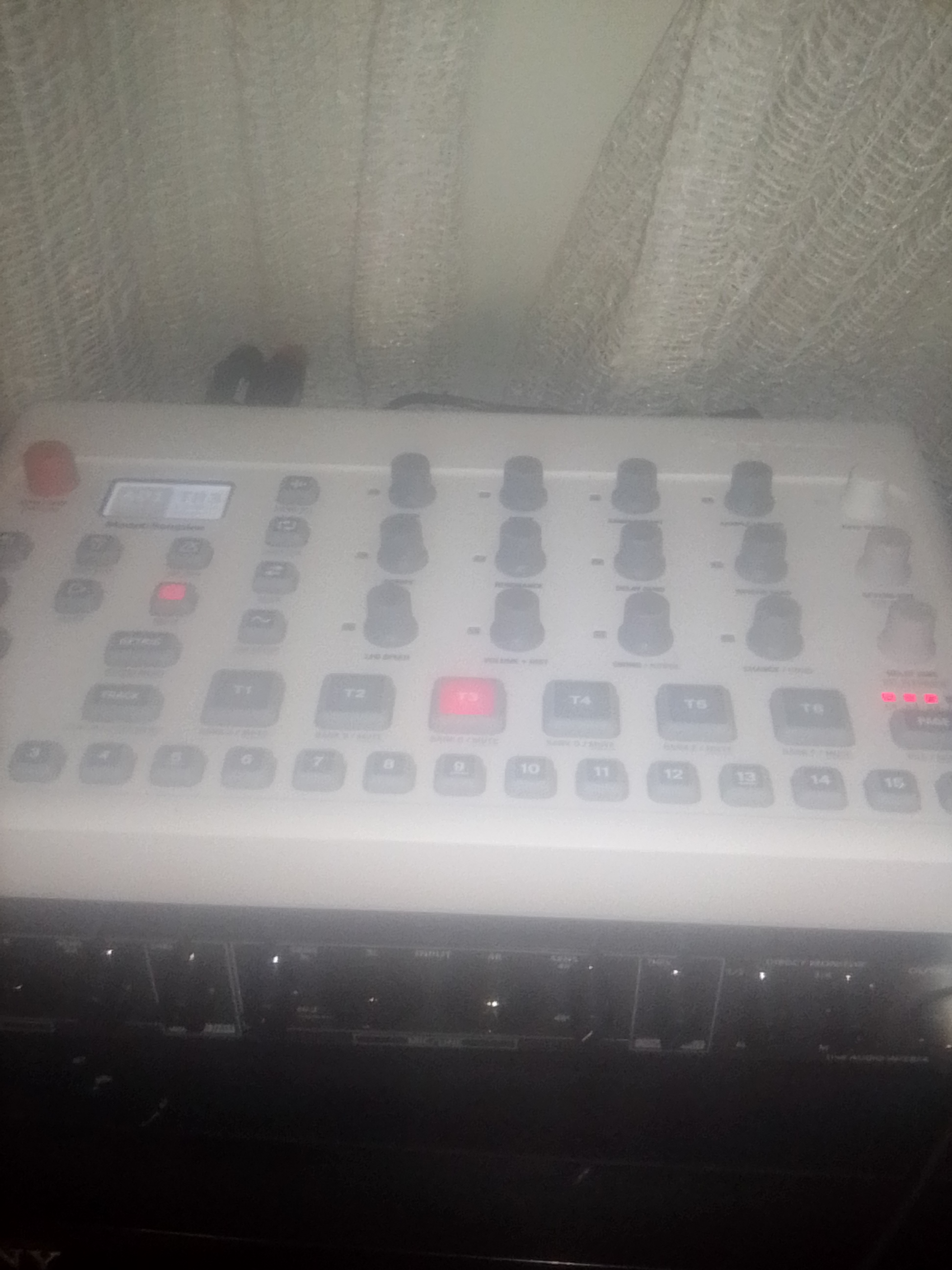 Model:Samples - Elektron Model:Samples - Audiofanzine