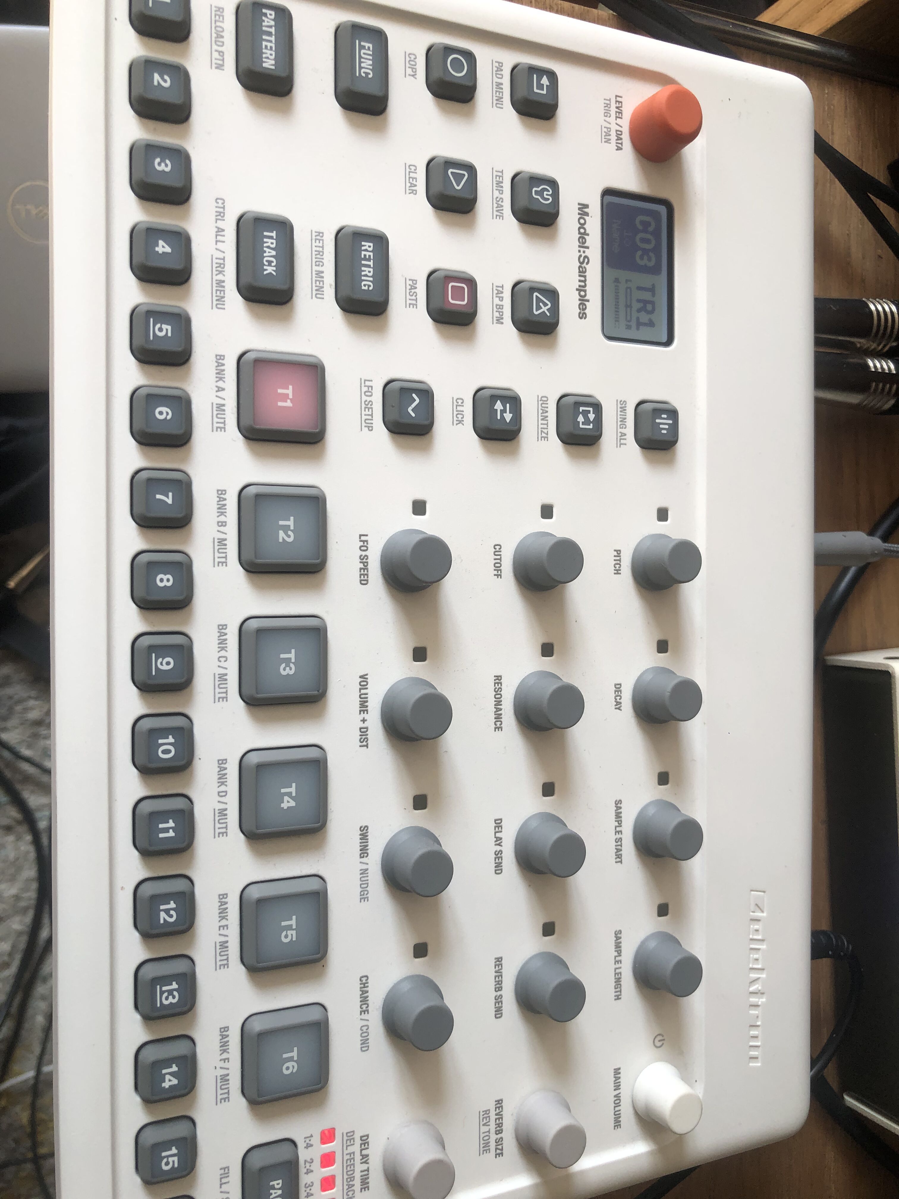 Model:Samples - Elektron Model:Samples - Audiofanzine