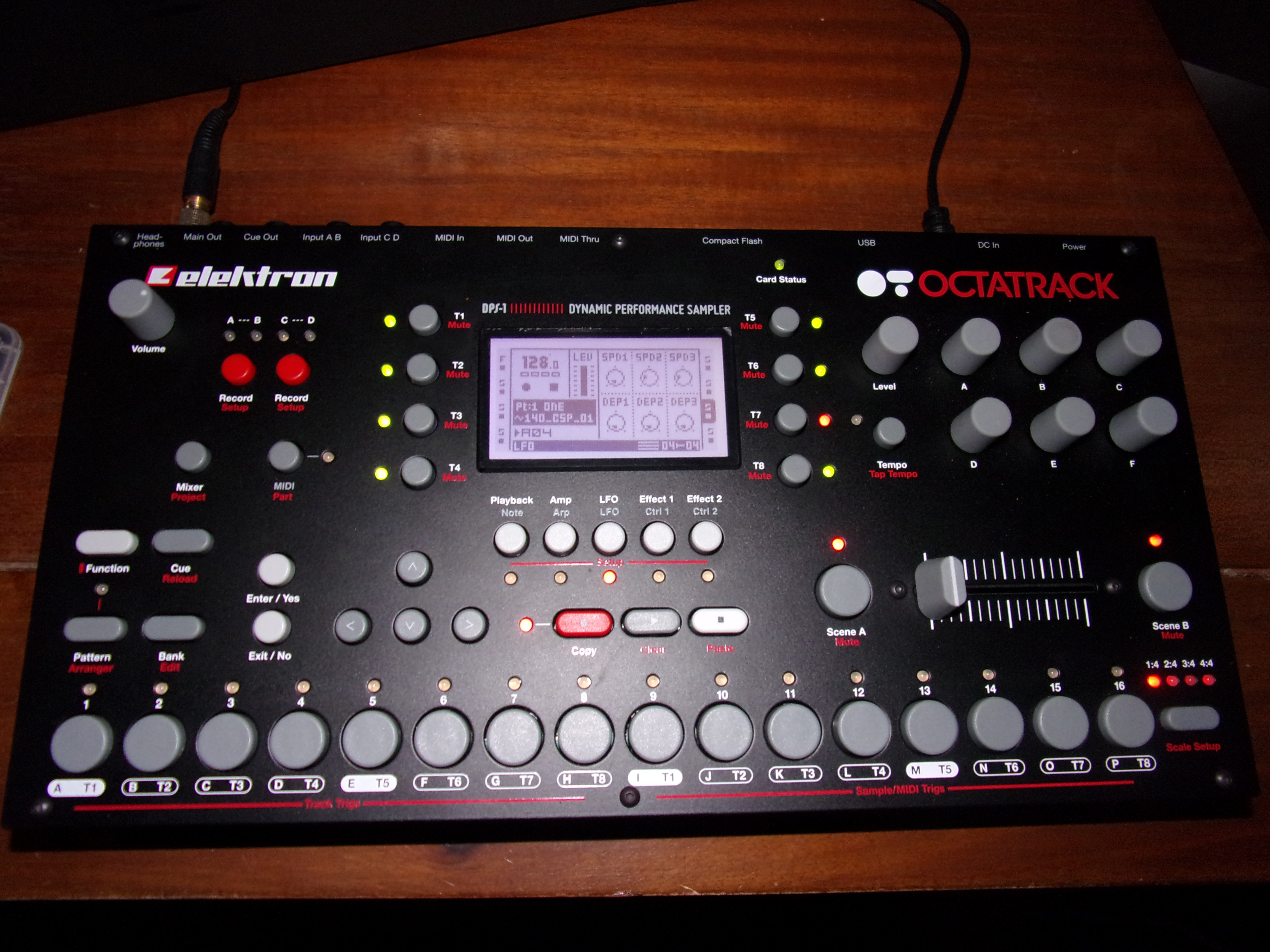 Elektron Analog Four image (#1668000) - Audiofanzine