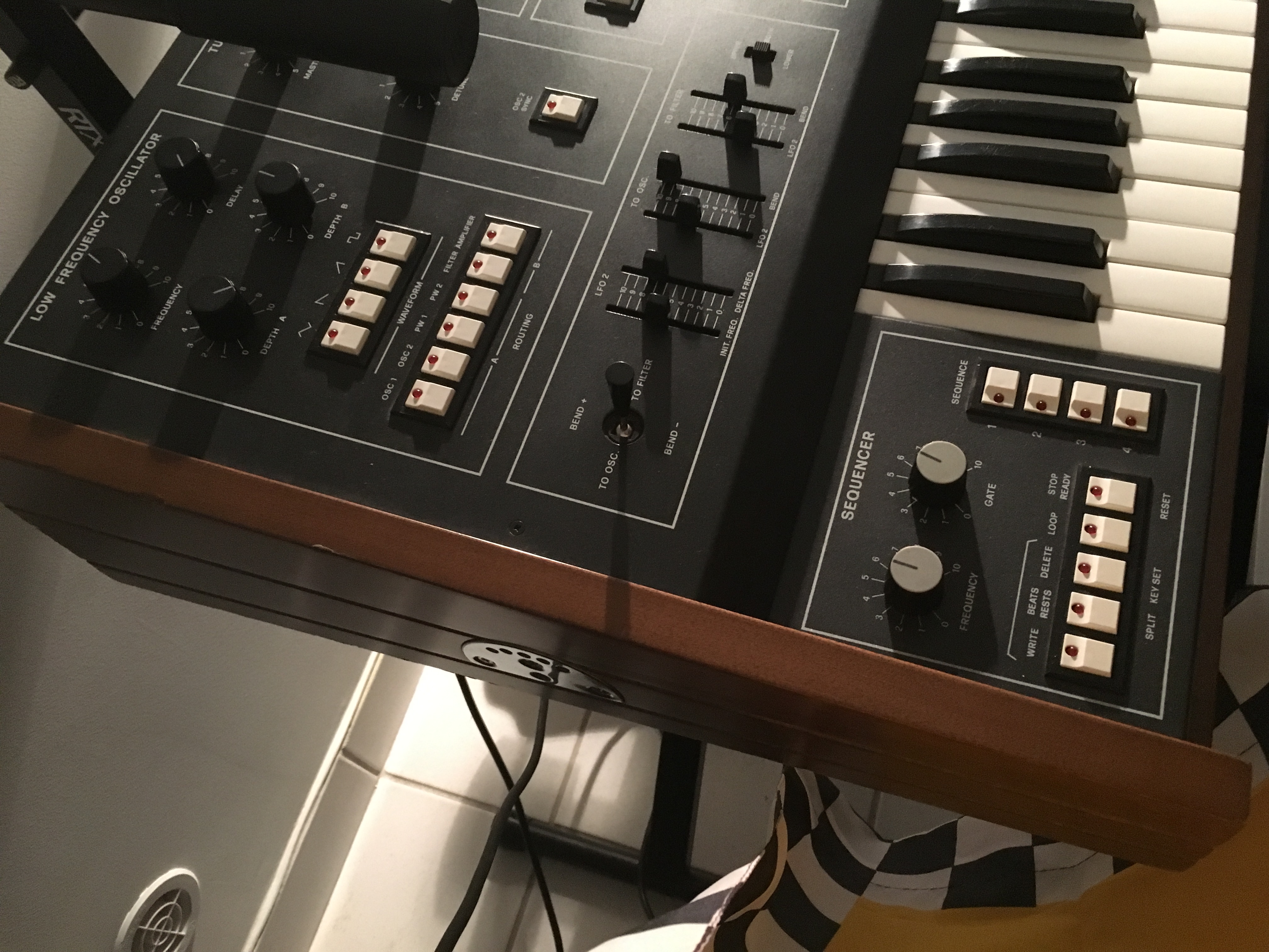 SYNTHEX - ELKA Synthex - Audiofanzine