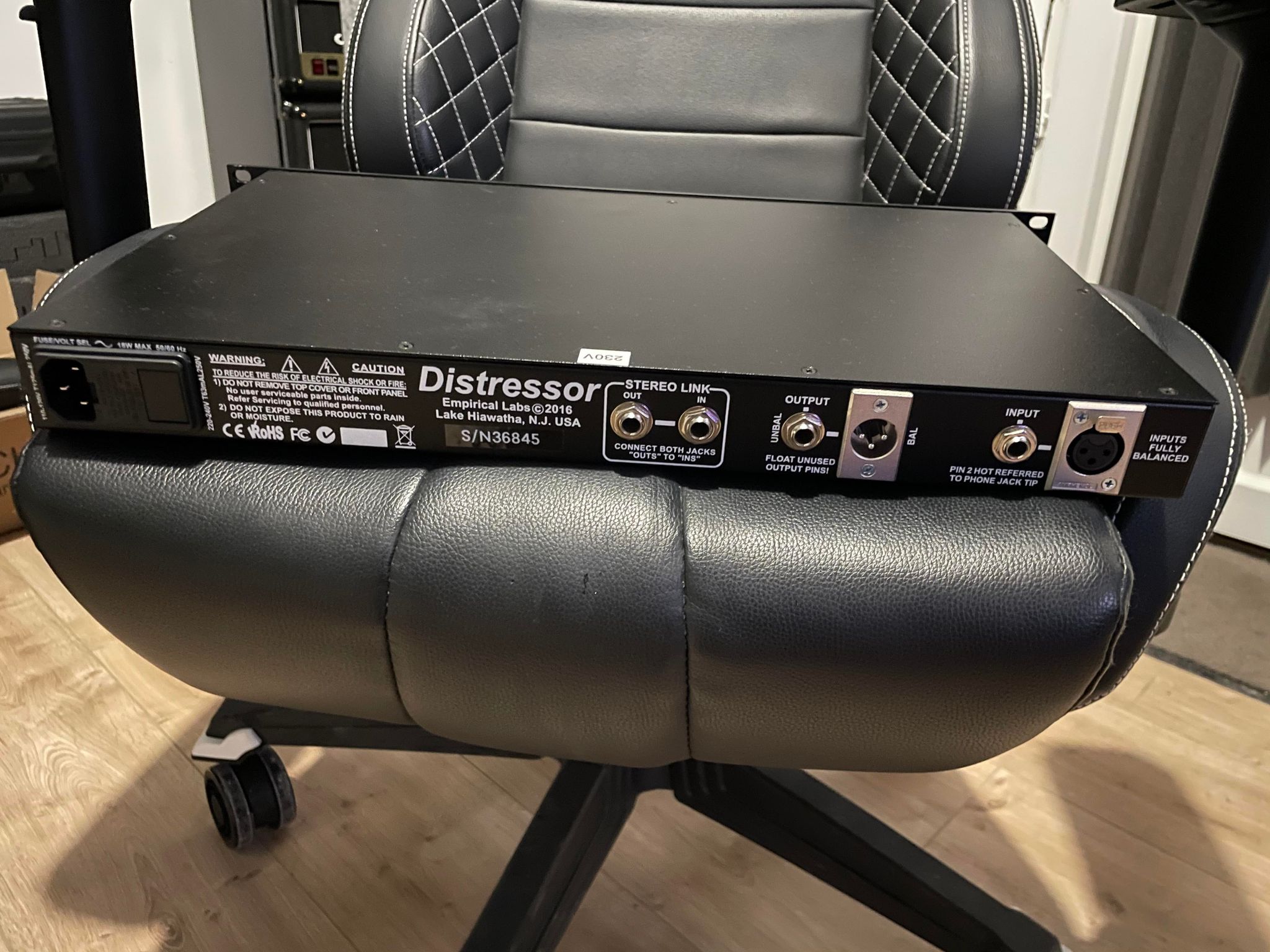 Distressor EL8X - Empirical Labs Distressor EL8X - Audiofanzine