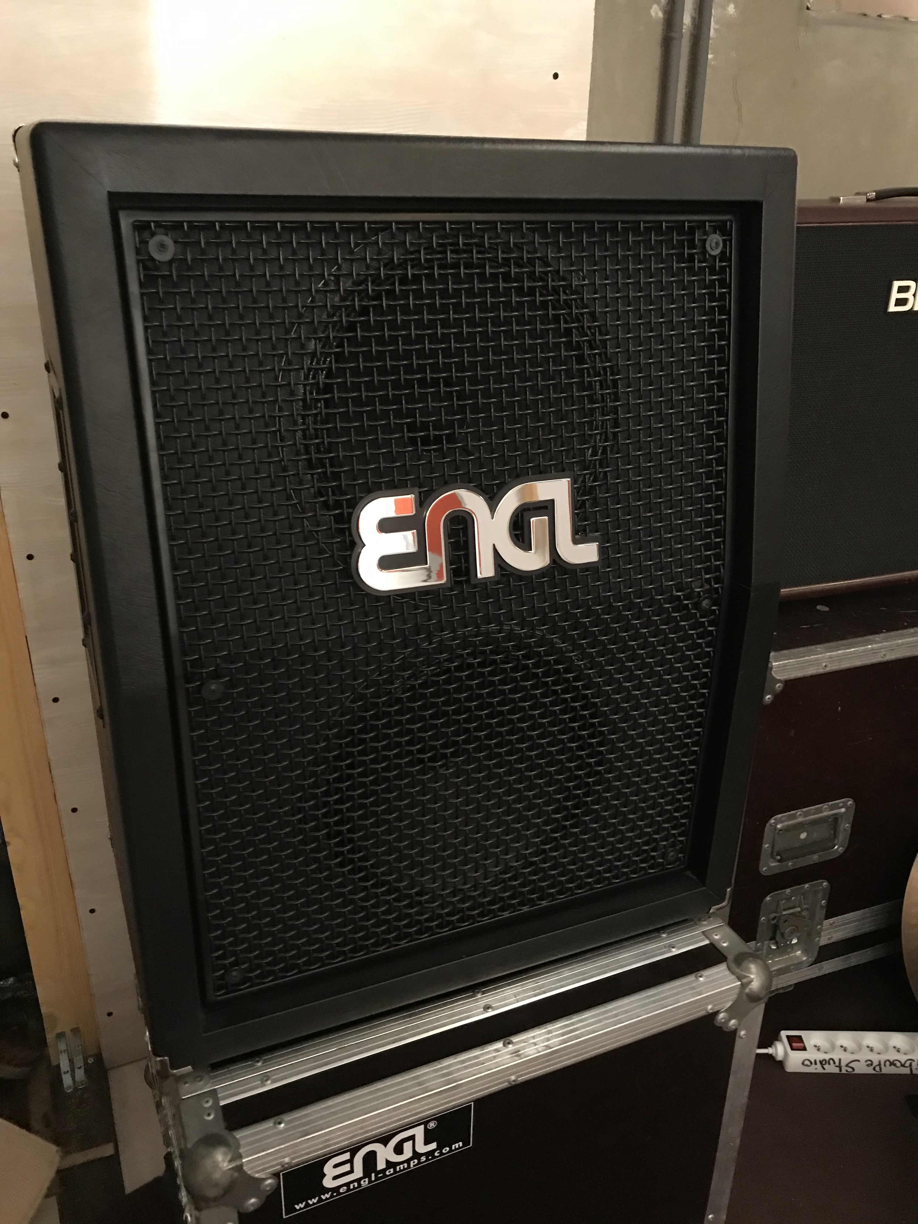 E212VB Pro Slanted 2x12 Cabinet ENGL - Audiofanzine