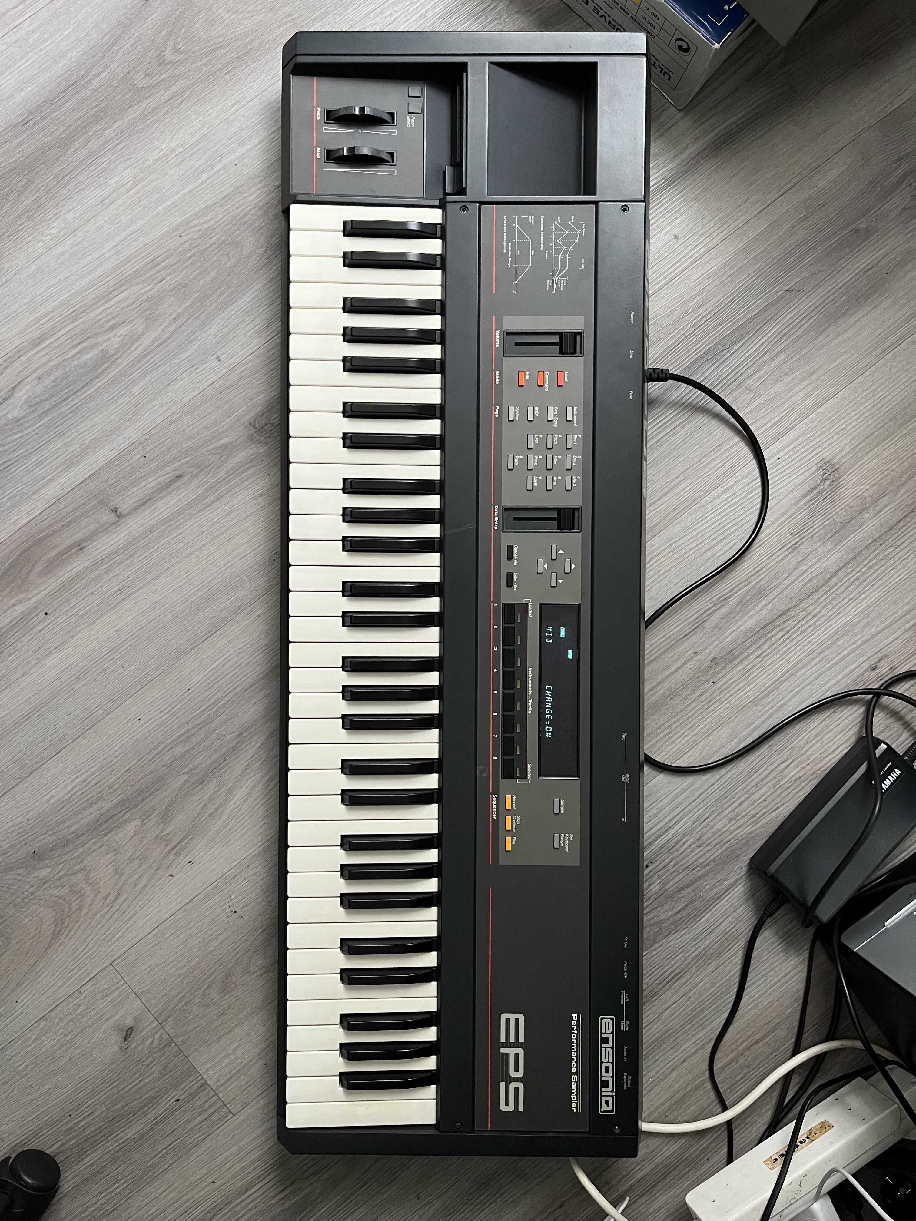 EPS - Ensoniq EPS - Audiofanzine