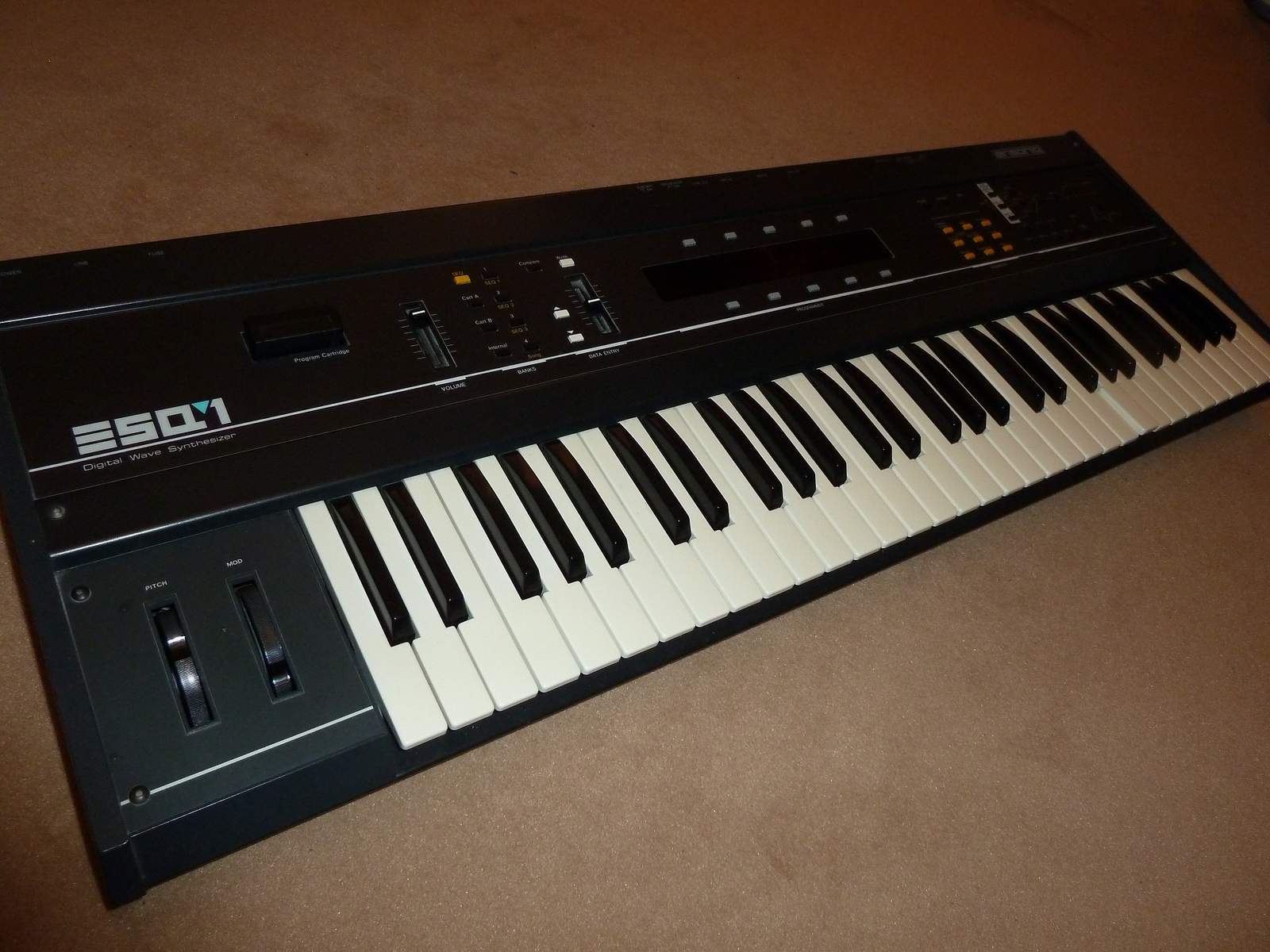 Photo Ensoniq ESQ1 : Ensoniq ESQ1 (24484) (#171183) - Audiofanzine