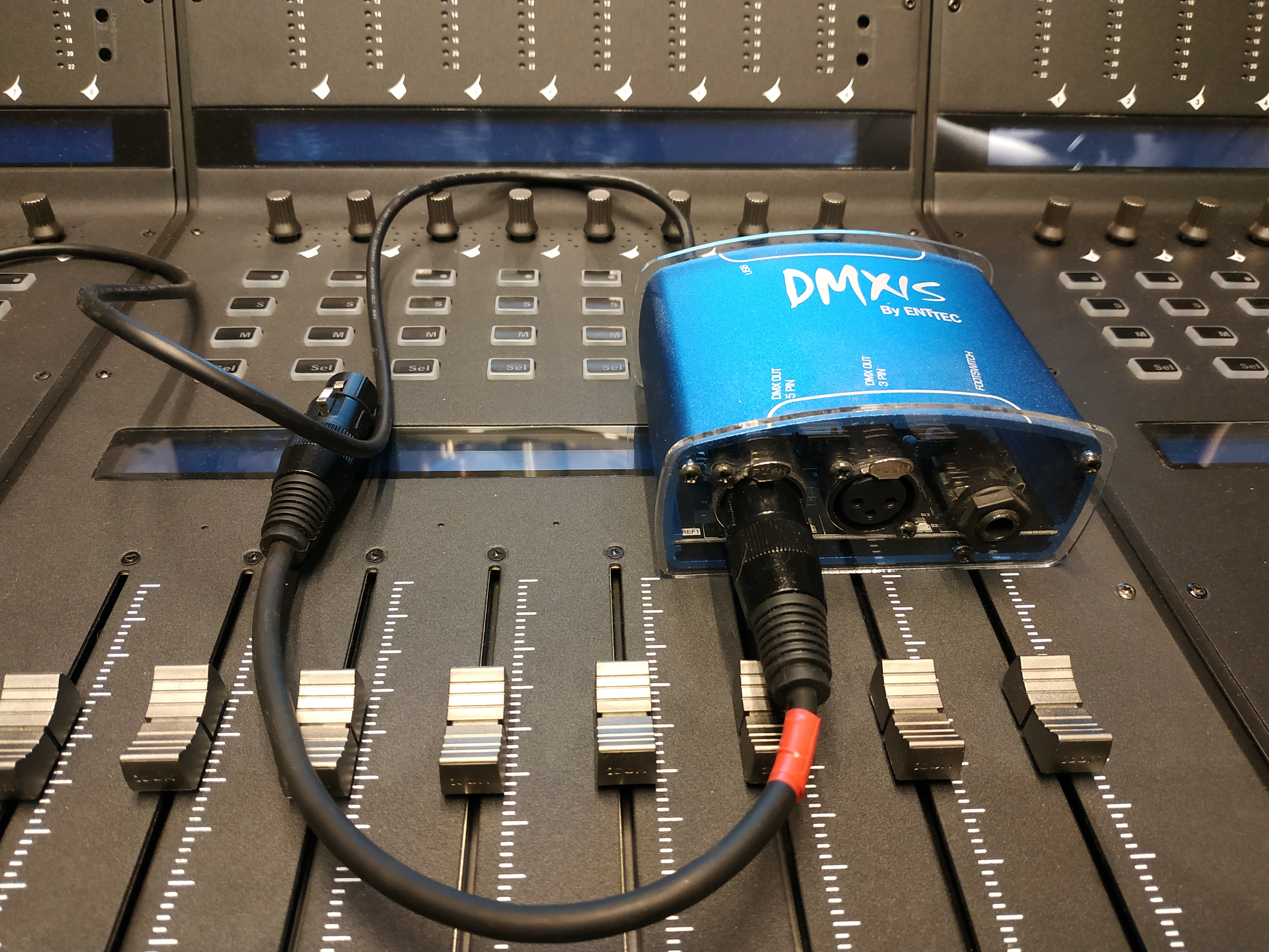 DMXIS - Enttec DMXIS - Audiofanzine