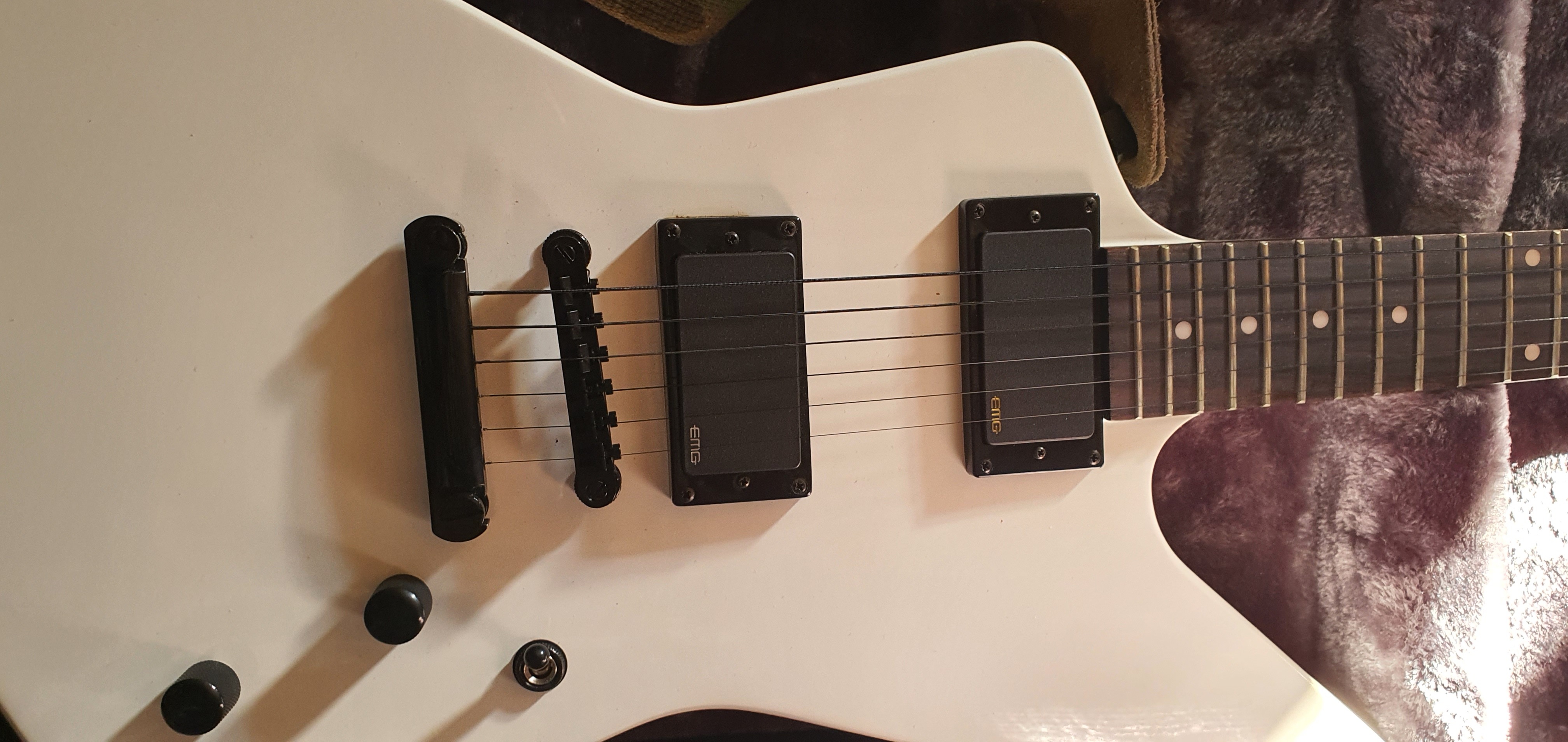 1984 Explorer EX - Epiphone 1984 Explorer EX - Audiofanzine