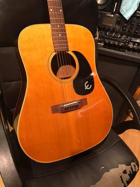 FT-140 - Epiphone FT-140 - Audiofanzine