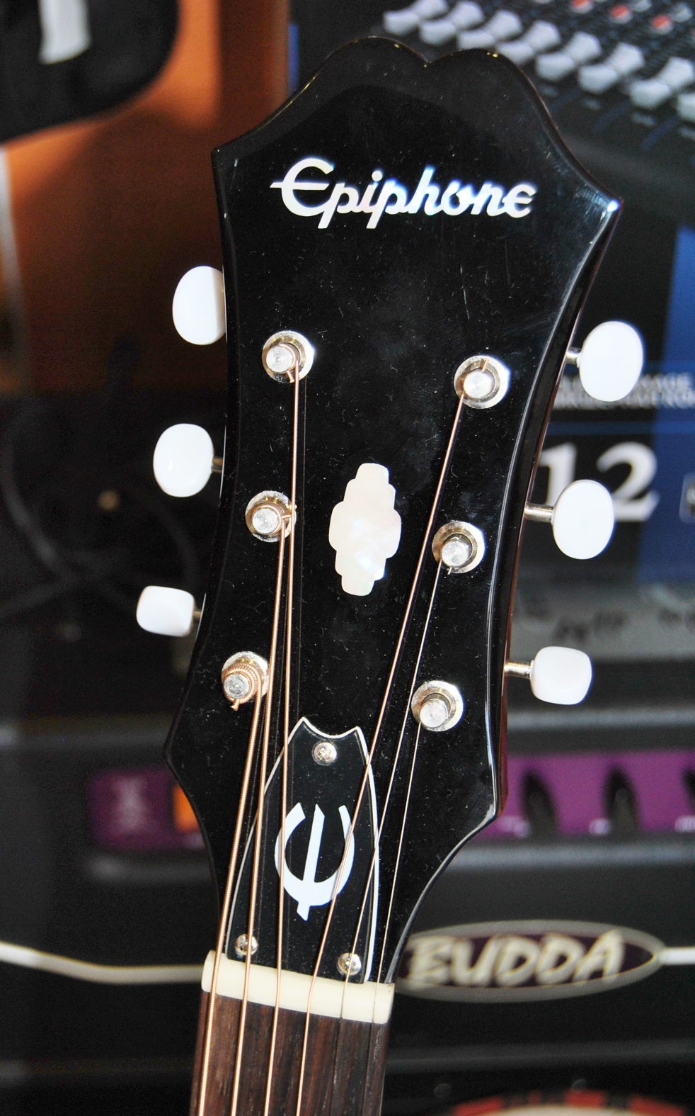 FT-79 TEXAN - Epiphone FT-79 Texan - Audiofanzine