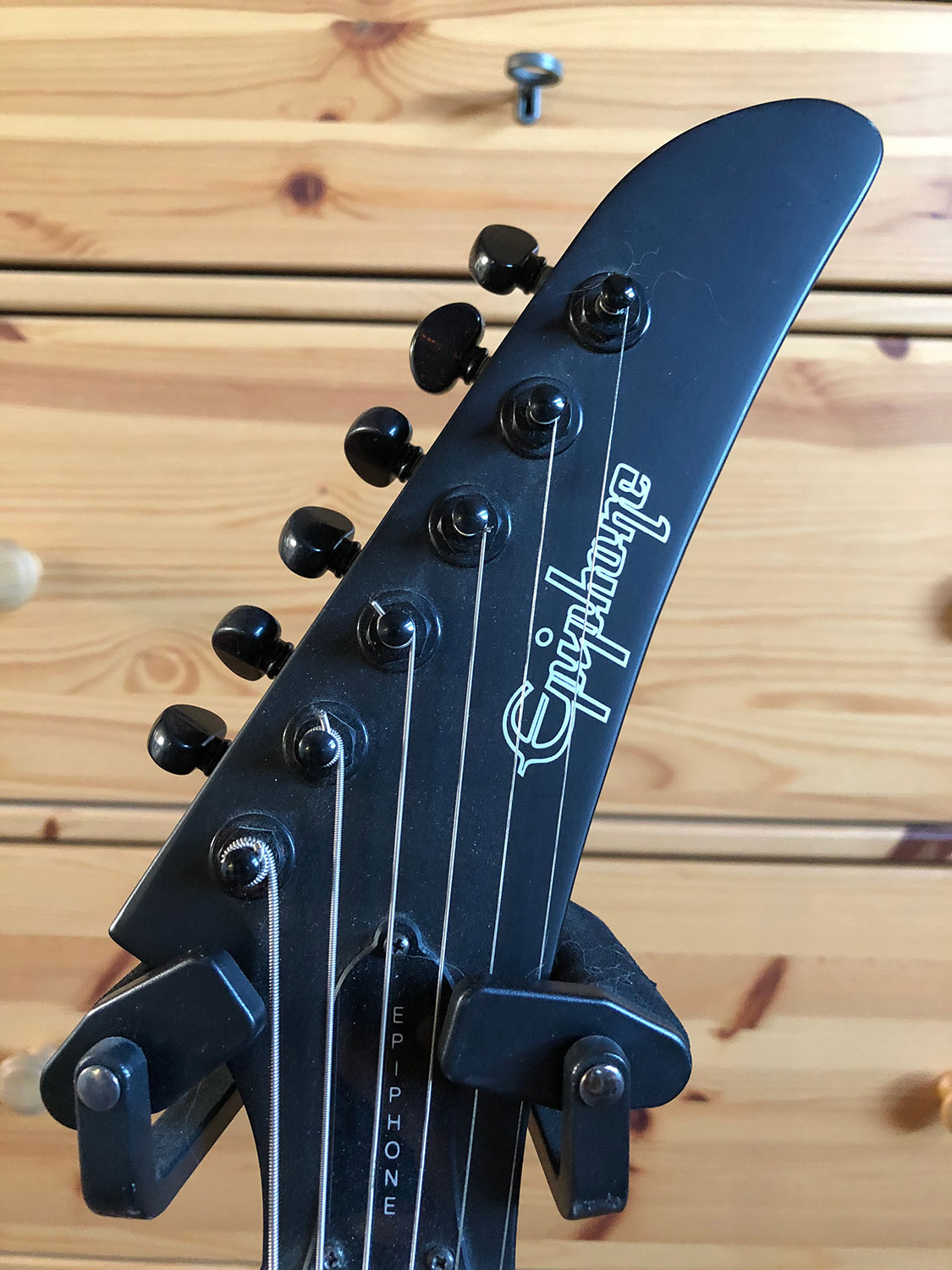 Goth '58 Explorer - Epiphone Goth '58 Explorer - Audiofanzine