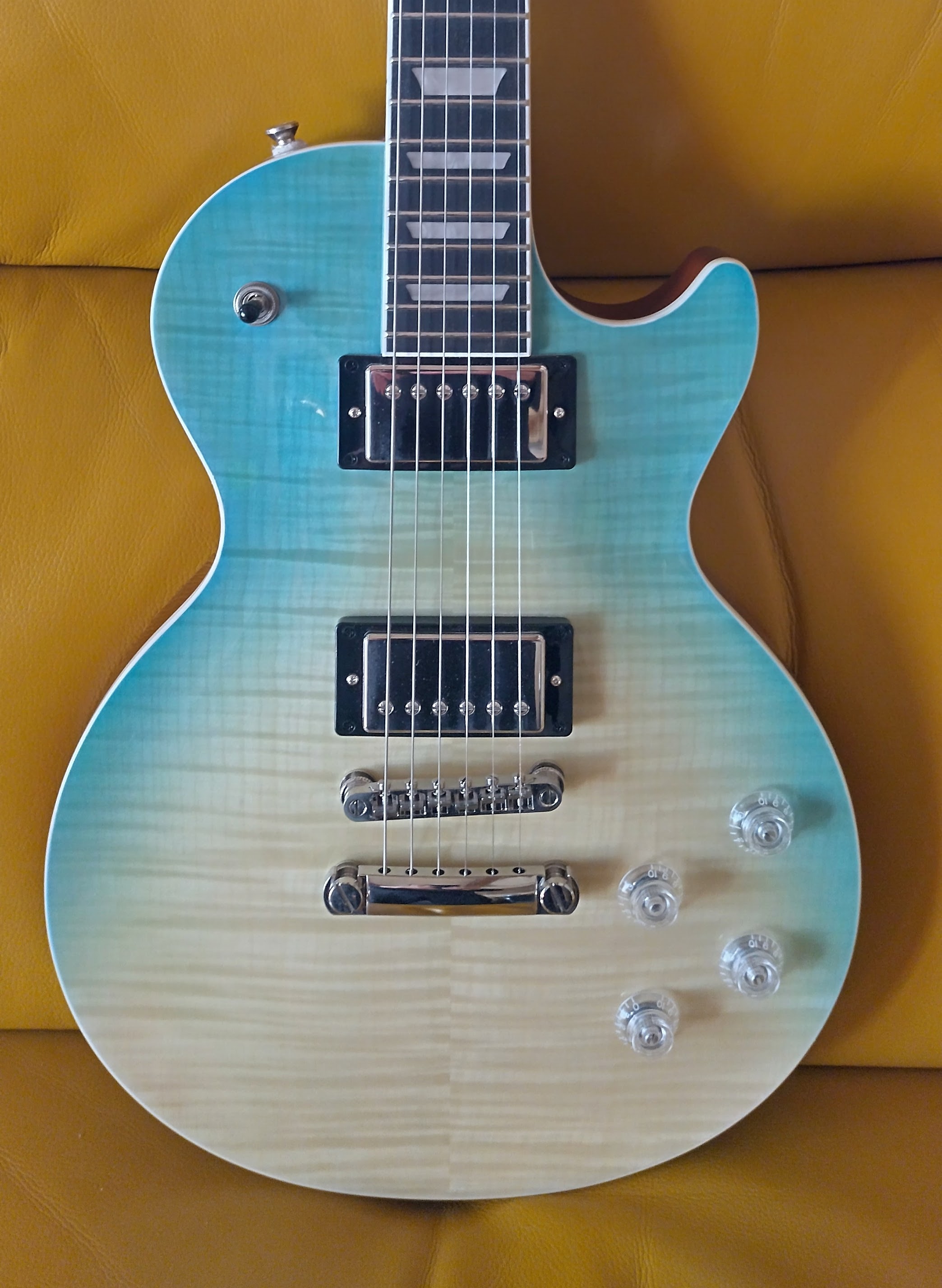 Epiphone "Inspired by Gibson" Les Paul Moderne Figured en état neuf ...