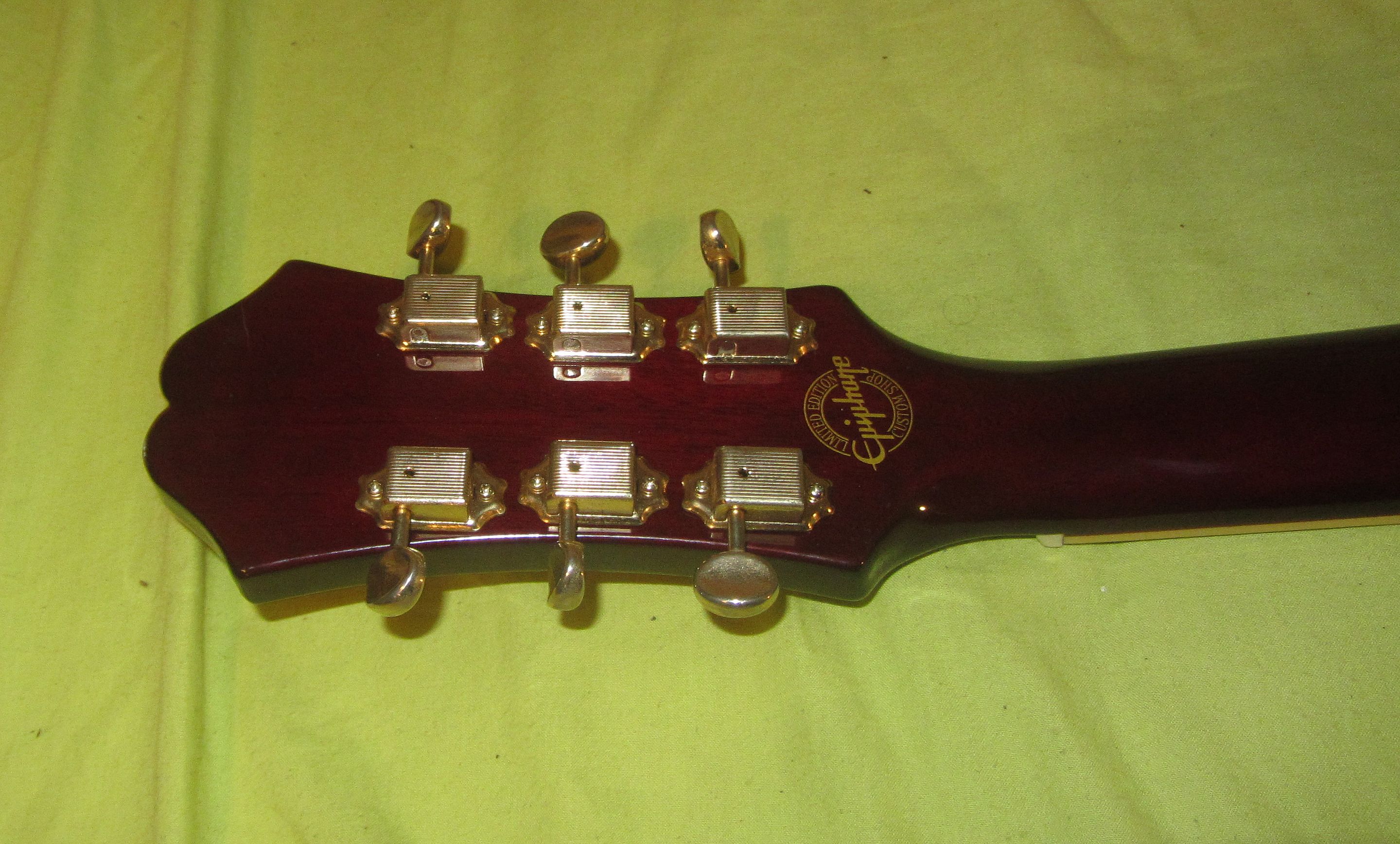 Riviera Custom P93 - Epiphone Riviera Custom P93 - Audiofanzine